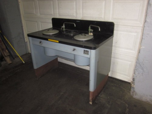 Buehler Polishing Table. 2 disc.