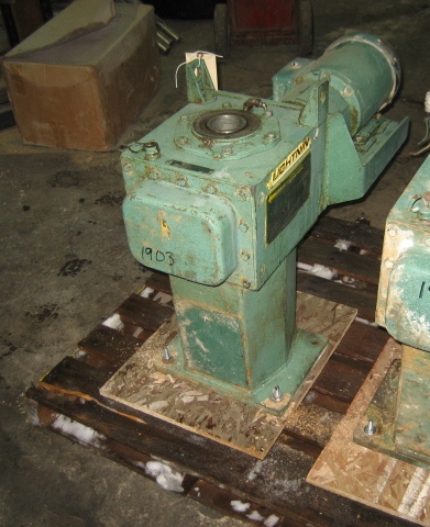 1.5 hp Lightnin Right Angle Agitator Drive. 68 rpm output,