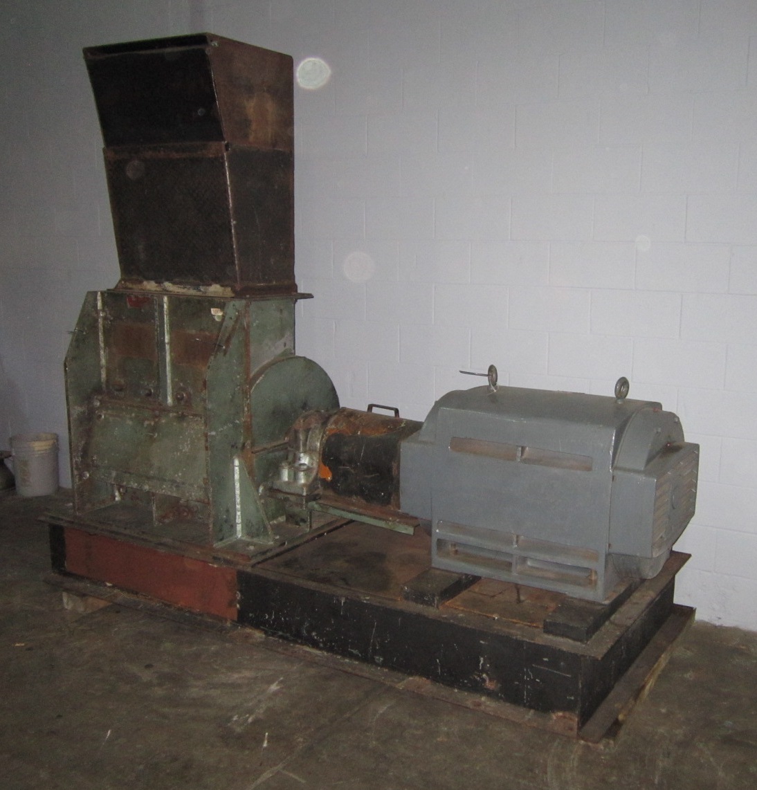 Mitts and Merrill 300HP Hog Grinder