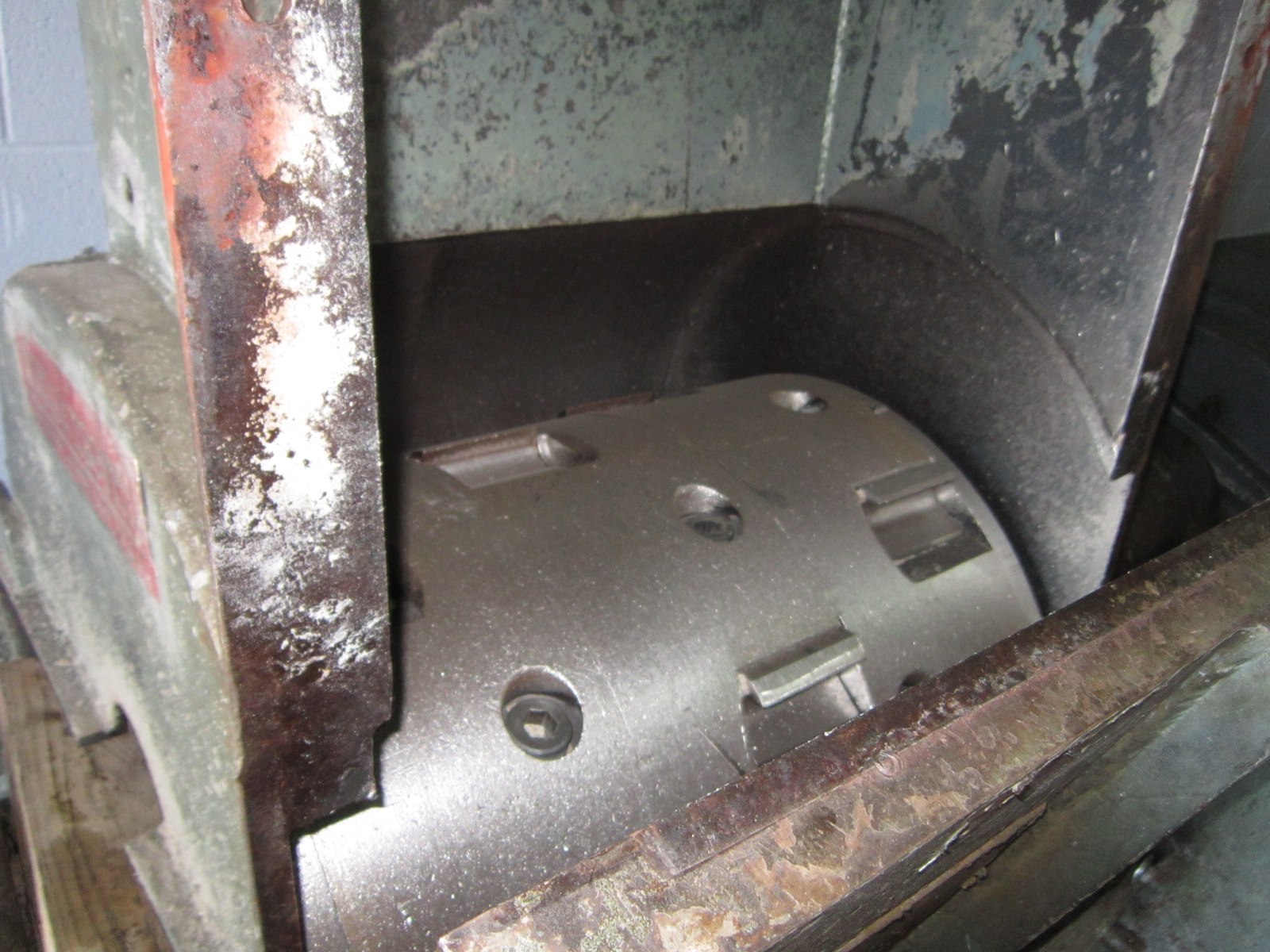 Mitts and Merrill 300HP Hog Grinder