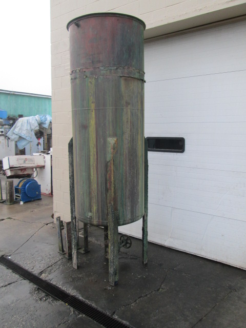 300 gallon Vertical Tank, on legs, steel construction.