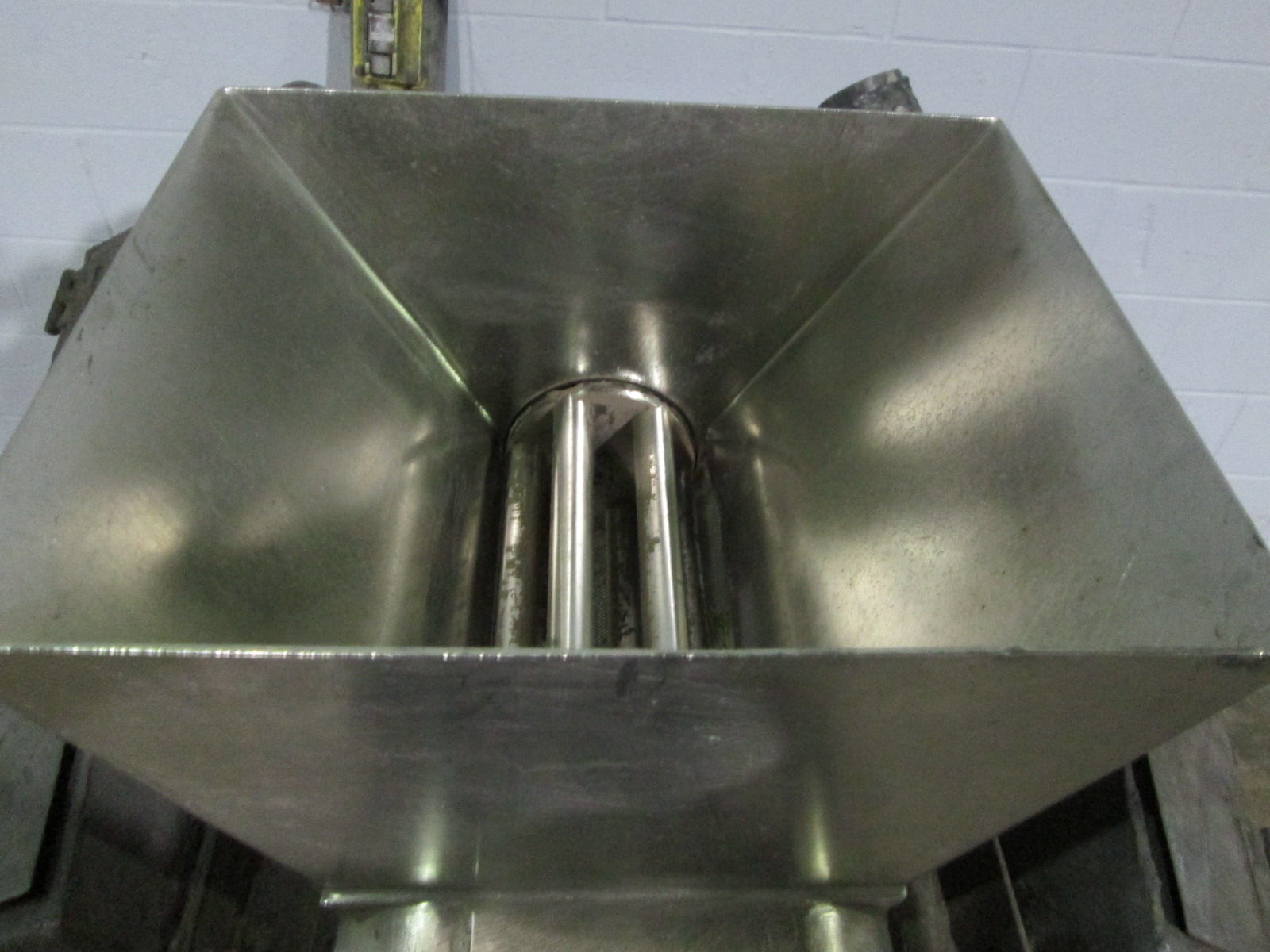 Stokes Oscillating Granulator