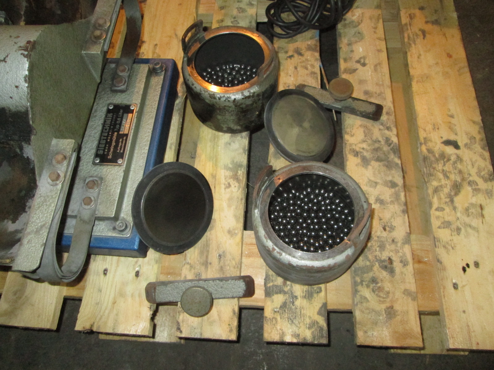 Seibtechnik Vibratory Lab Ball Mill