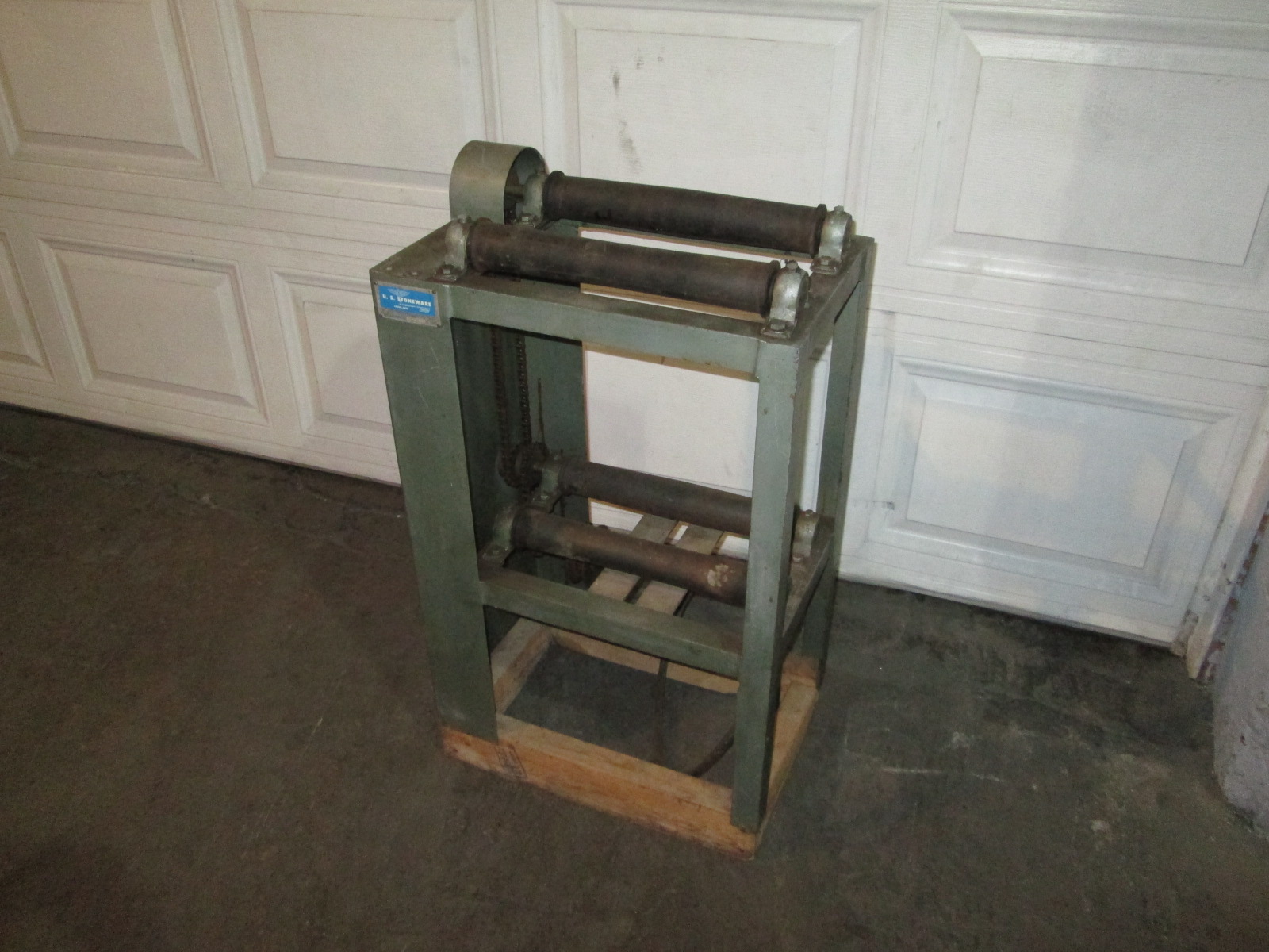 US Stoneware Jar Roller Mill, 2 tier
