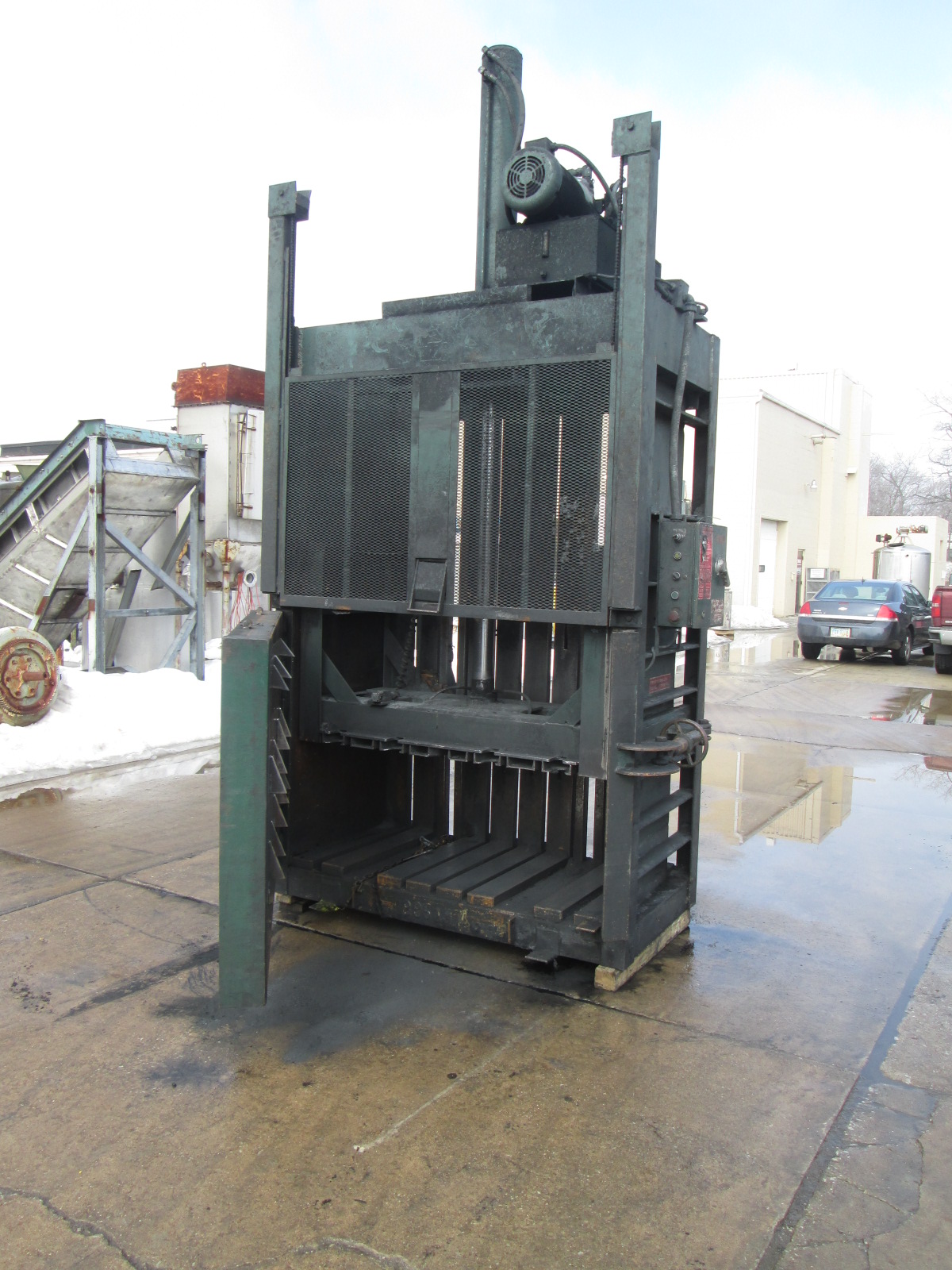 Hydraulic Vertical Baler