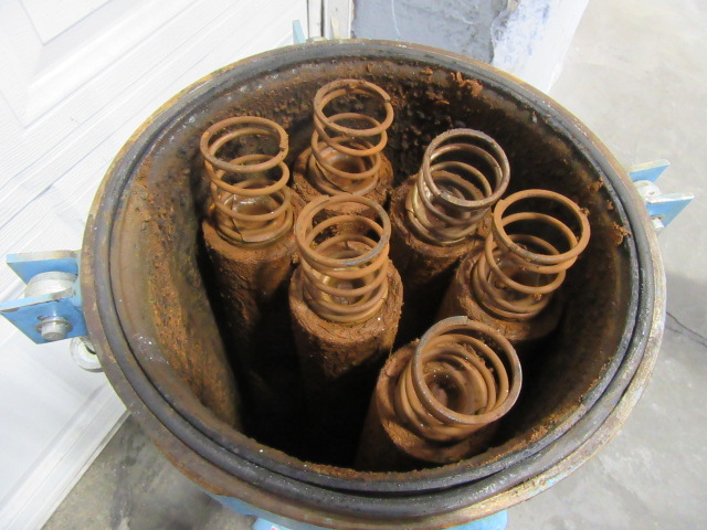 Pall Corp, Cartridge Filter, carbon steel, rated 150 psi, 6 cartridges