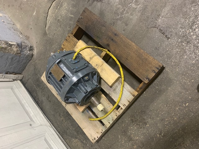 2.5 hp Sweco Motor. 460 voltage. 1160 rpm