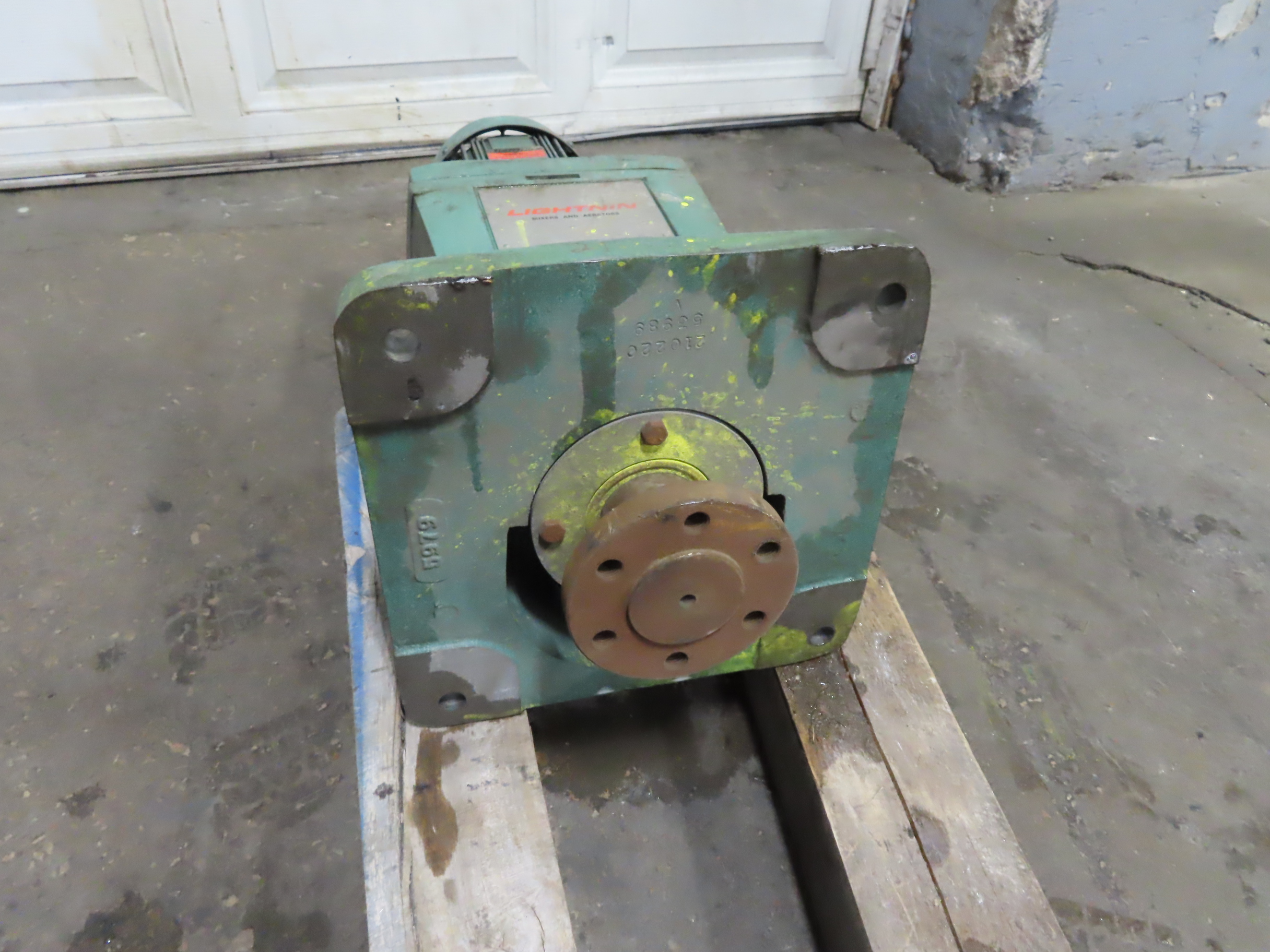 2 hp Lightnin Mixer, bridge mount