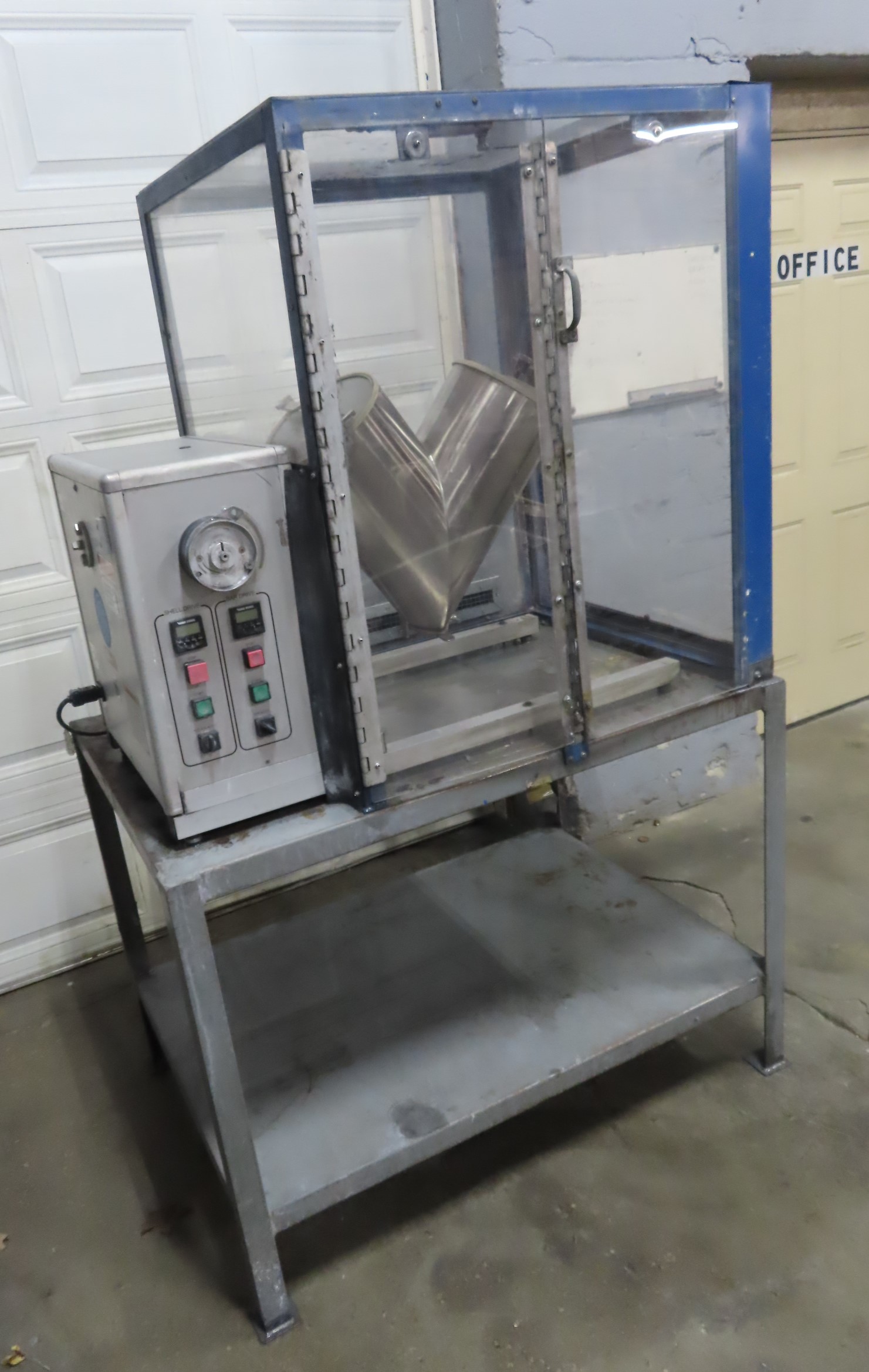 Patterson-Kelley "Blend Master" Lab Twin Shell V Blender