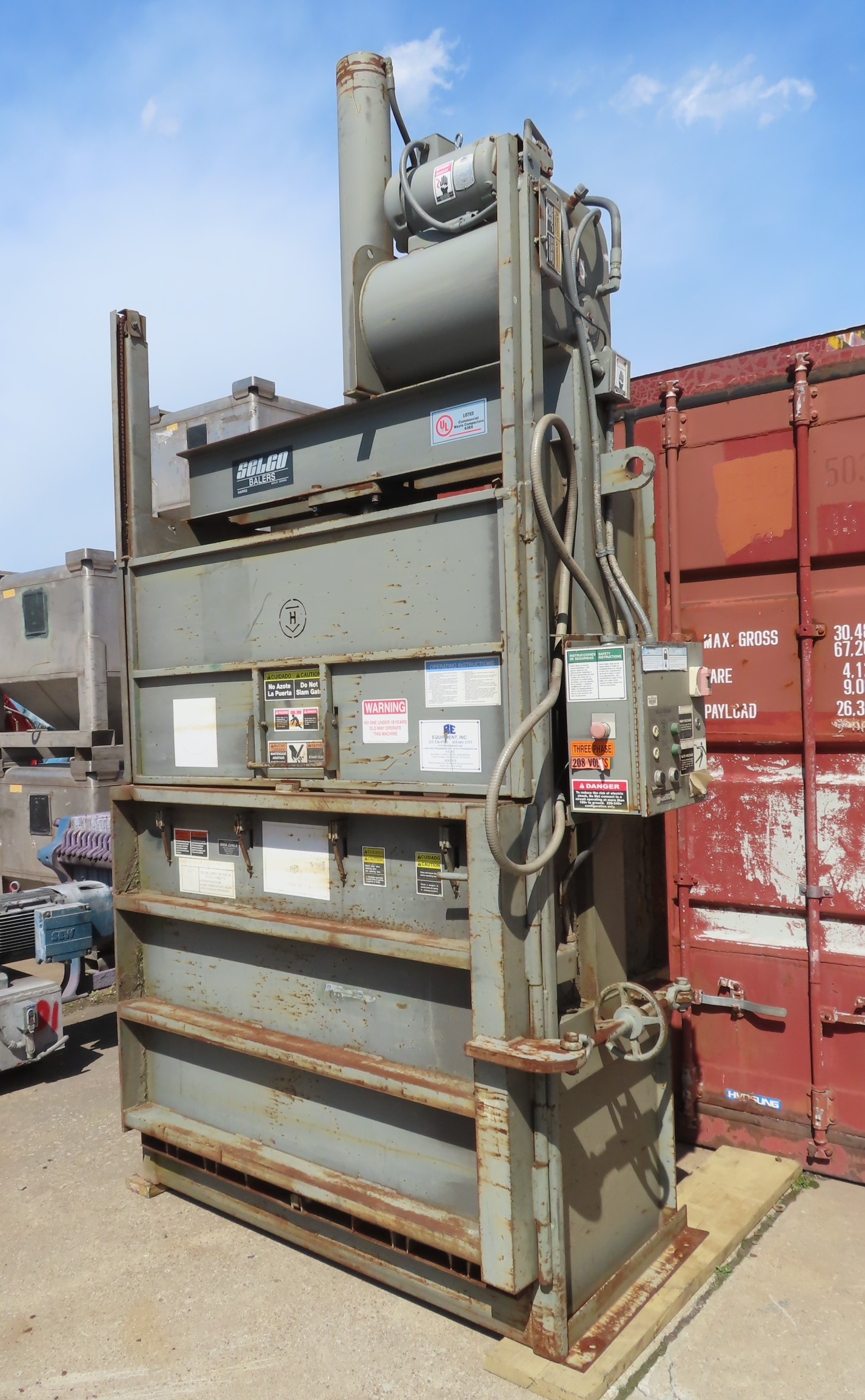 Selco Vertical Cardboard Baler