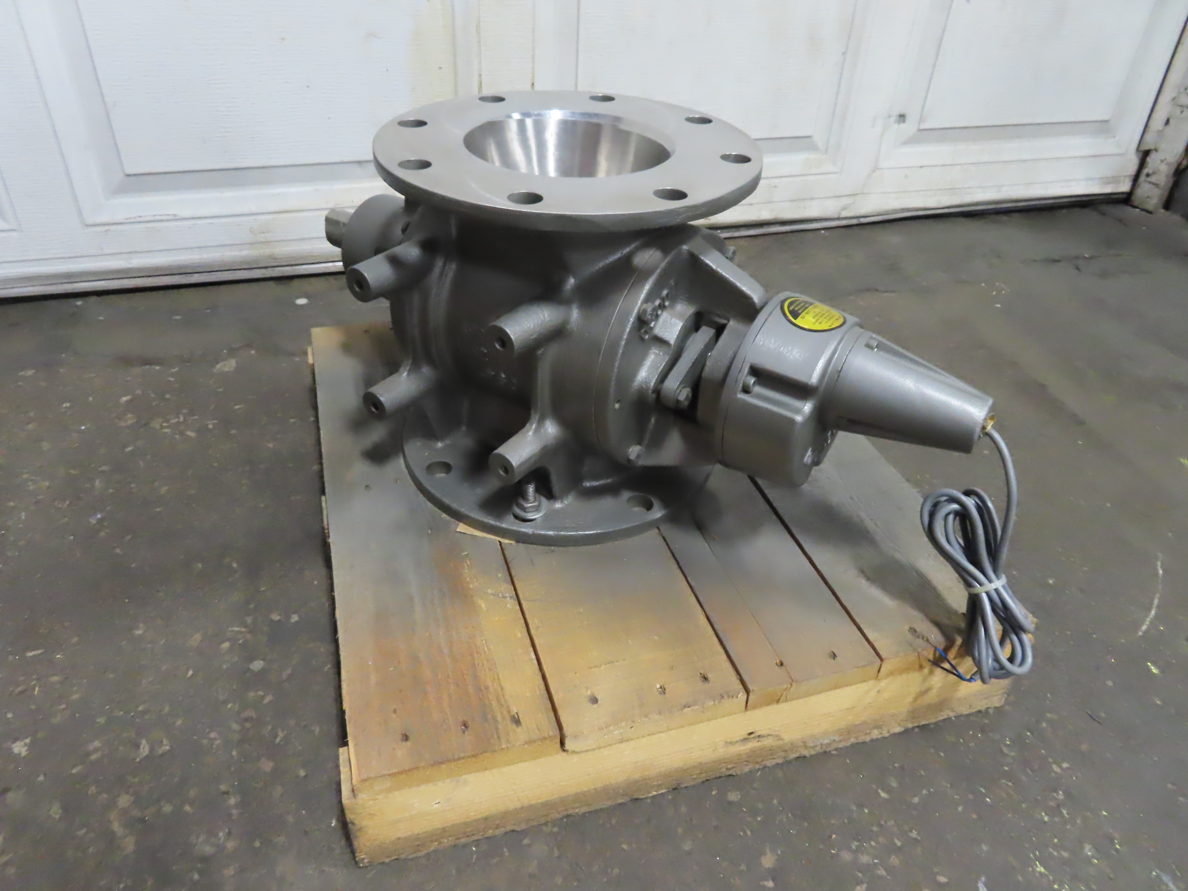 Rotolok Rotary Airlock Valve, 6" flanged and tapered