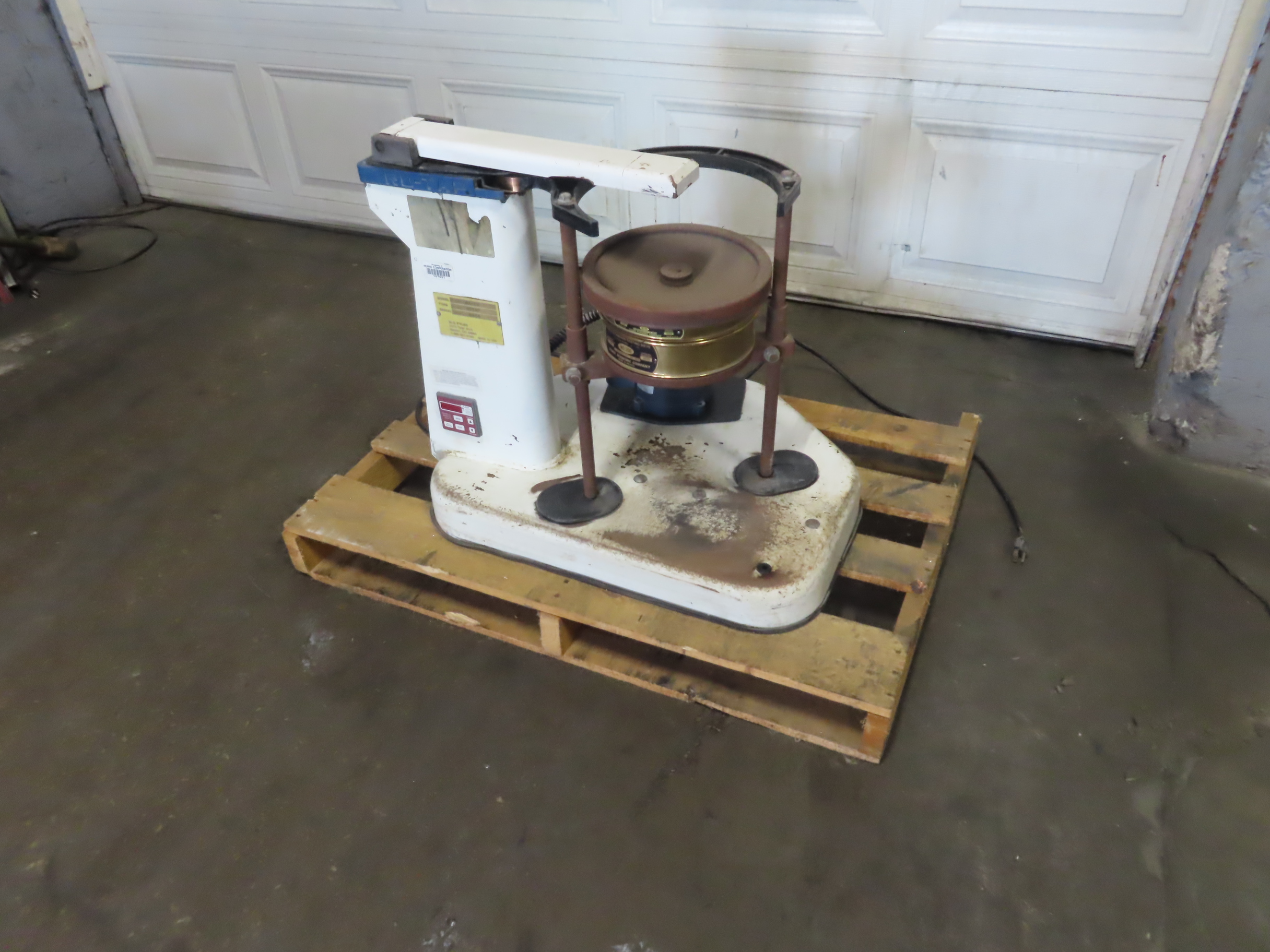 W.S. Tyler Rotap Sieve, model RX-94