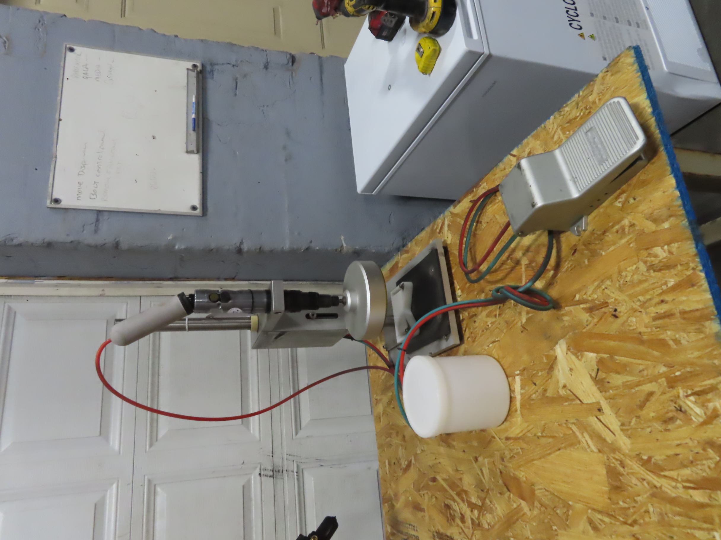 Accutek Pneumatic Capper