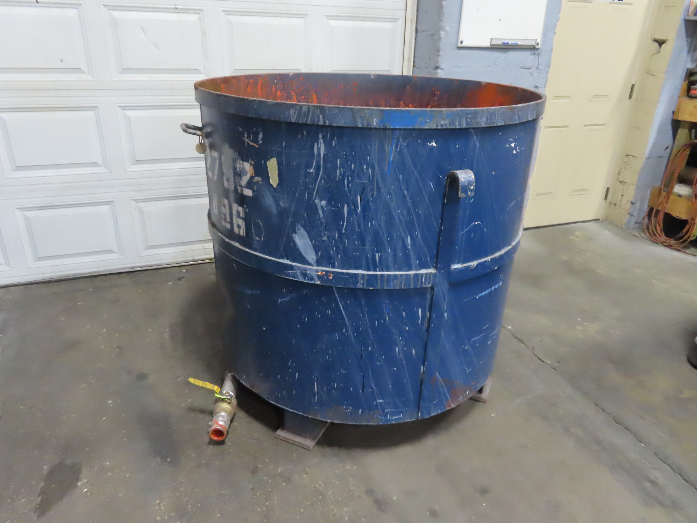 325 gallon Steel Tub Tank Pot