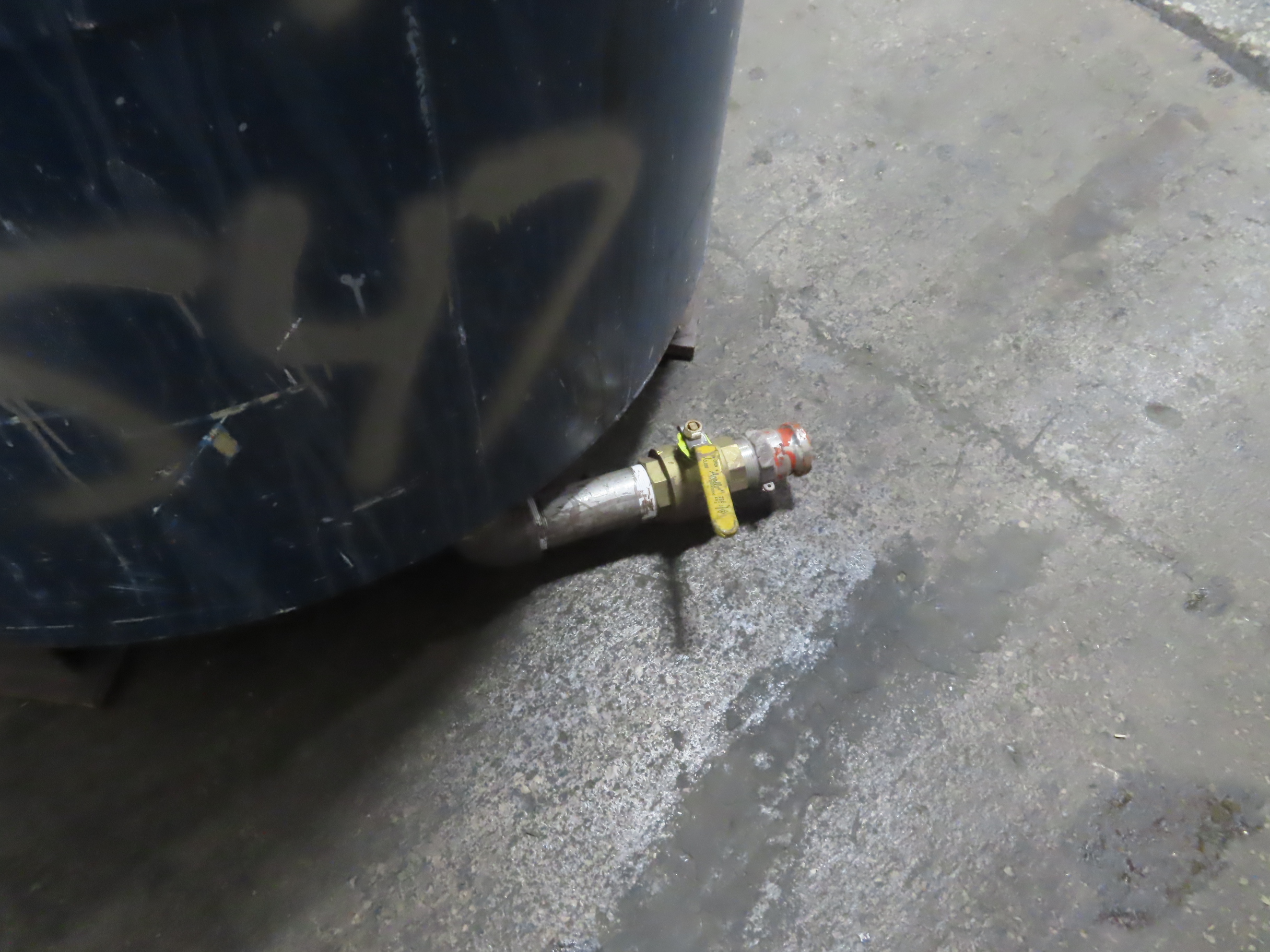 325 gallon Steel Tub Tank Pot