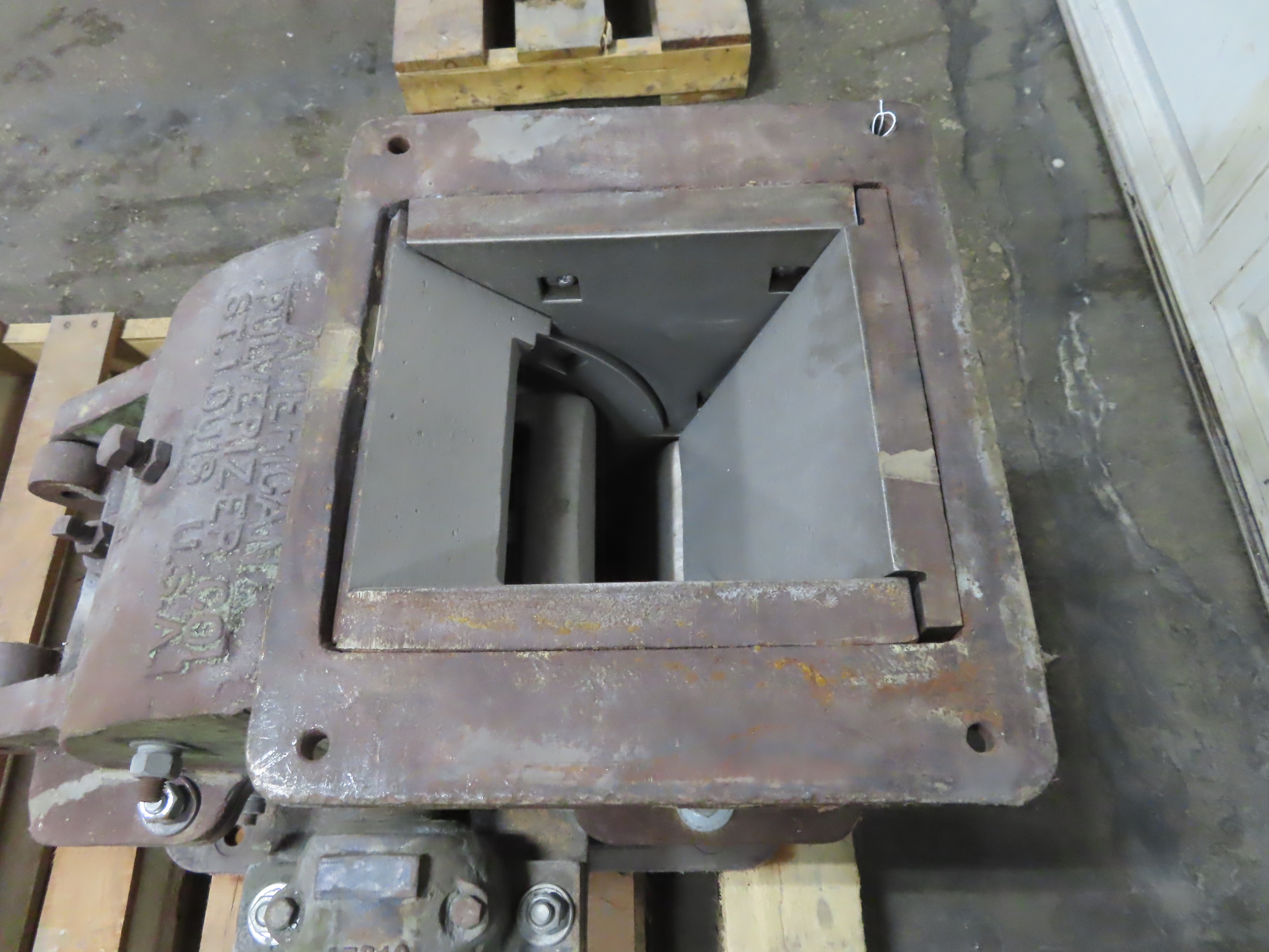 Refurbished 15" x 9" Type L American Pulverizer Co. Hammer Mill