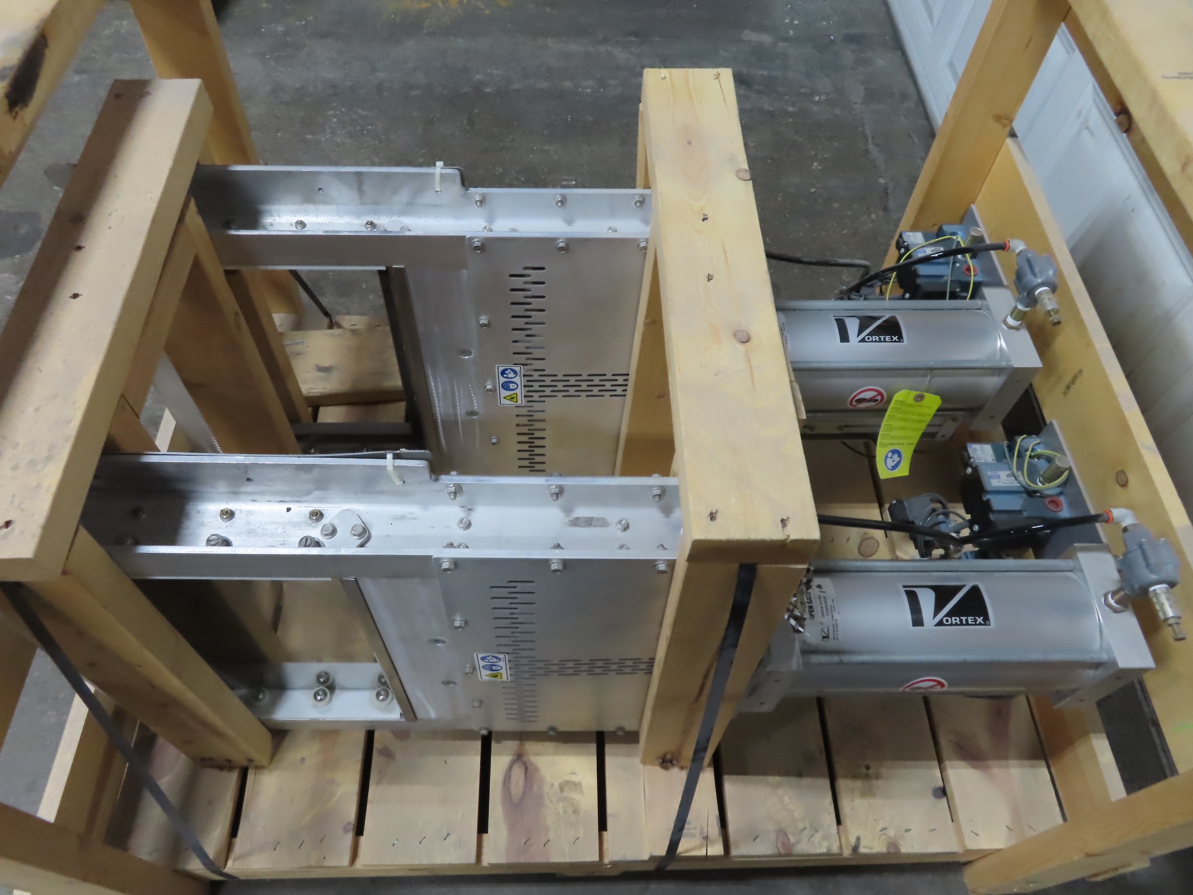 Slide Gate 11" x 16", New Vortex Roller Gate