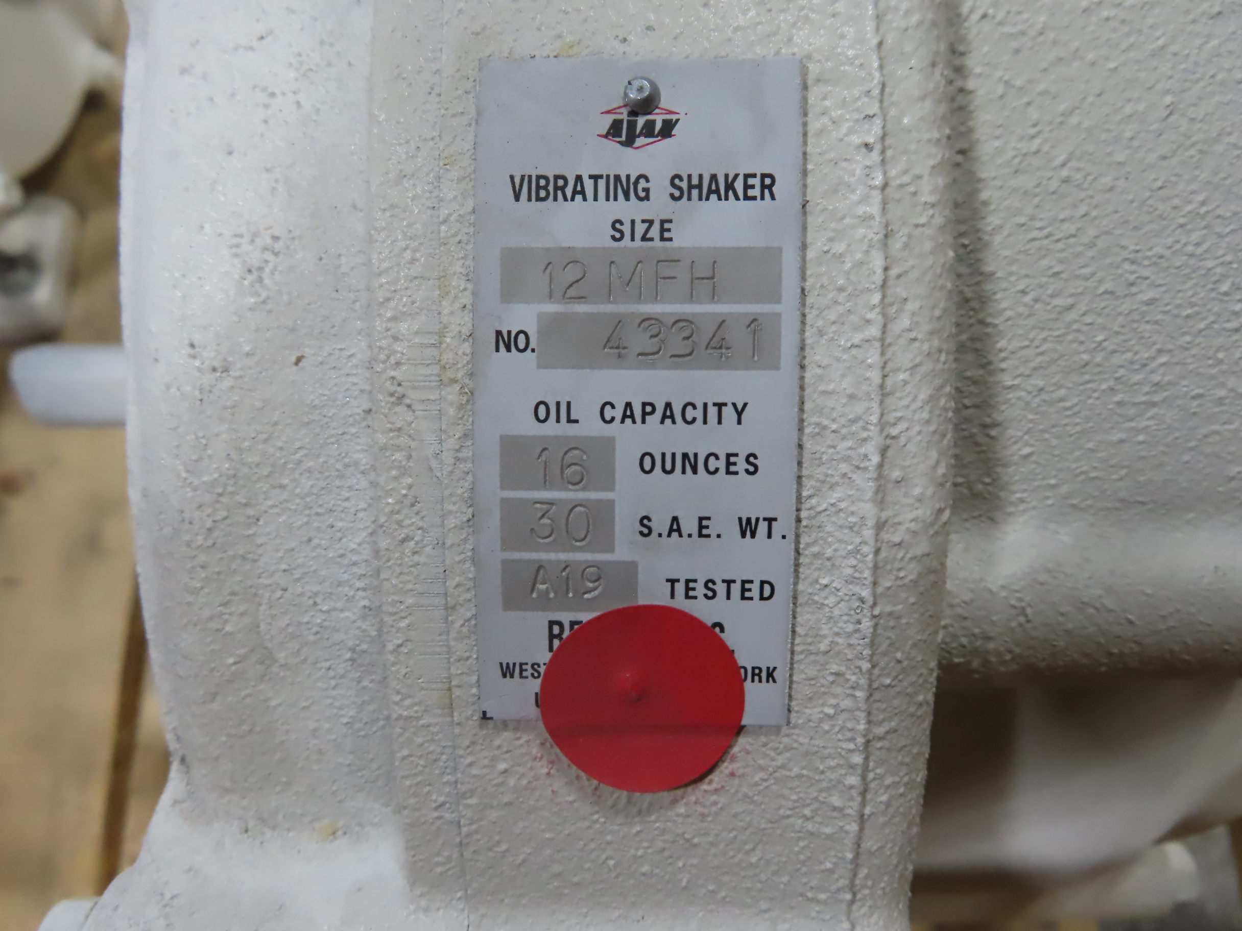 new surplus Renold Inc. Vibrating Shaker, Size 12 MFH