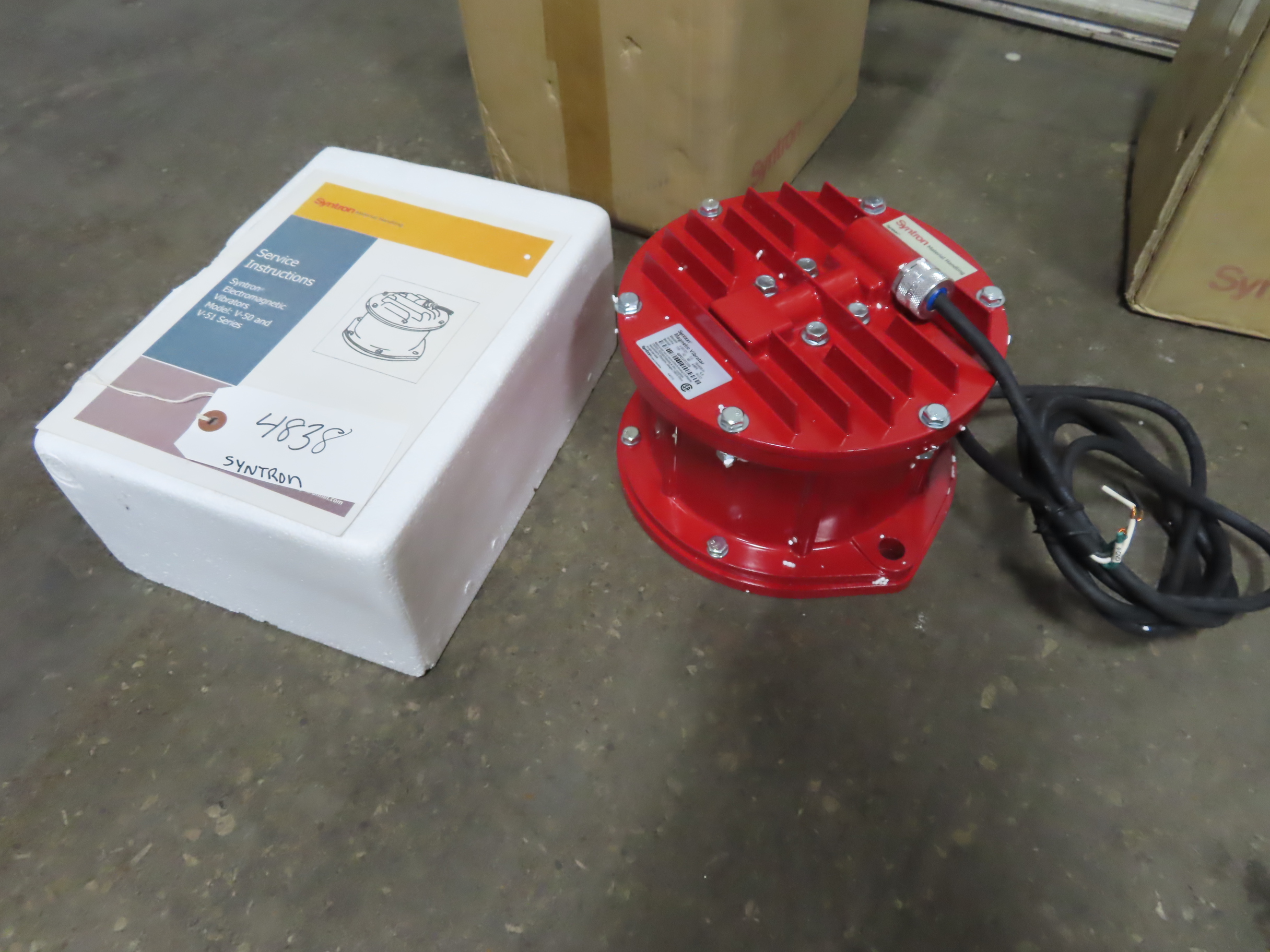 Syntron Vibrator, Model V-50-D1, new surplus