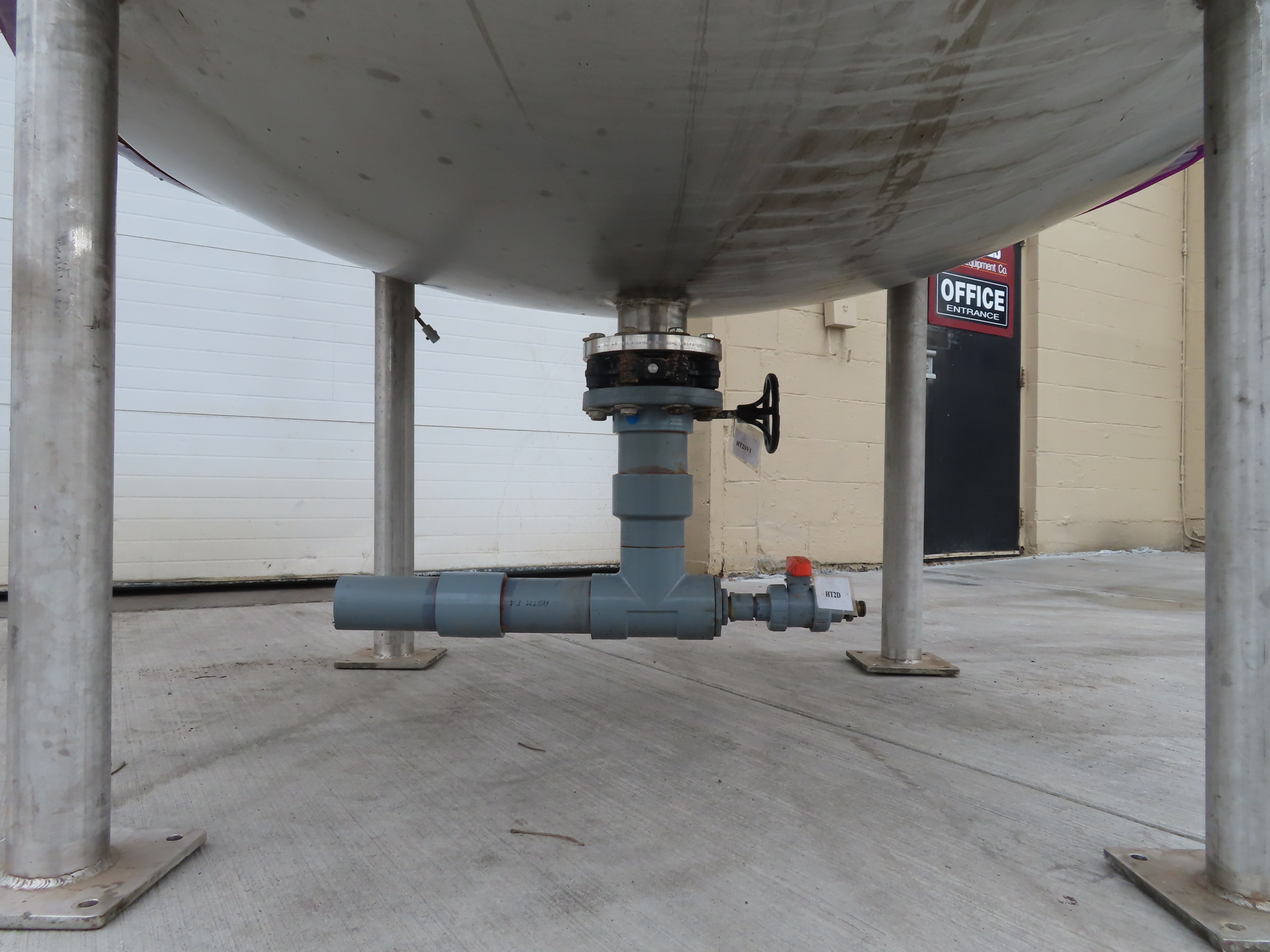 1000 gallon Mueller Jacketed Stainless Steel Tank with 10 HP Lightnin Mixer