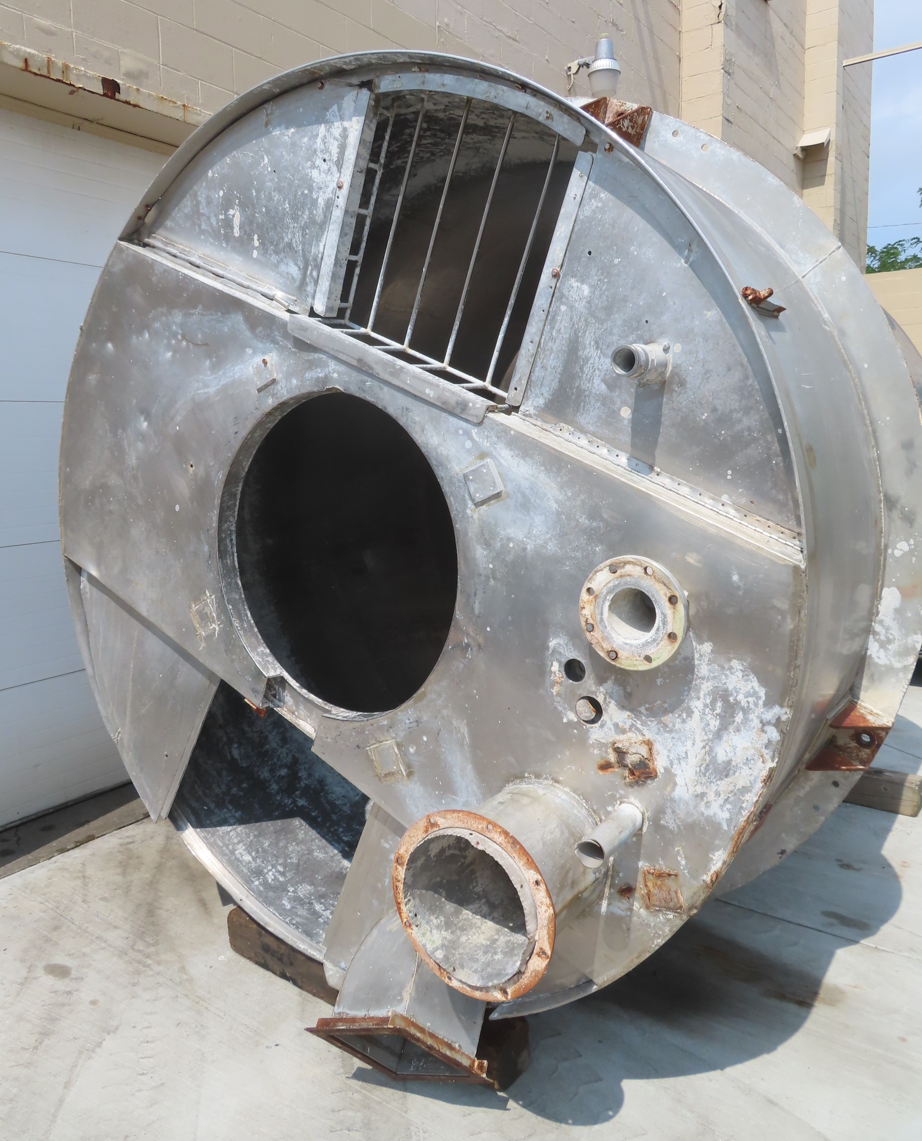 3000 gallon Stainless Steel Mix Tank with Dish Bottom