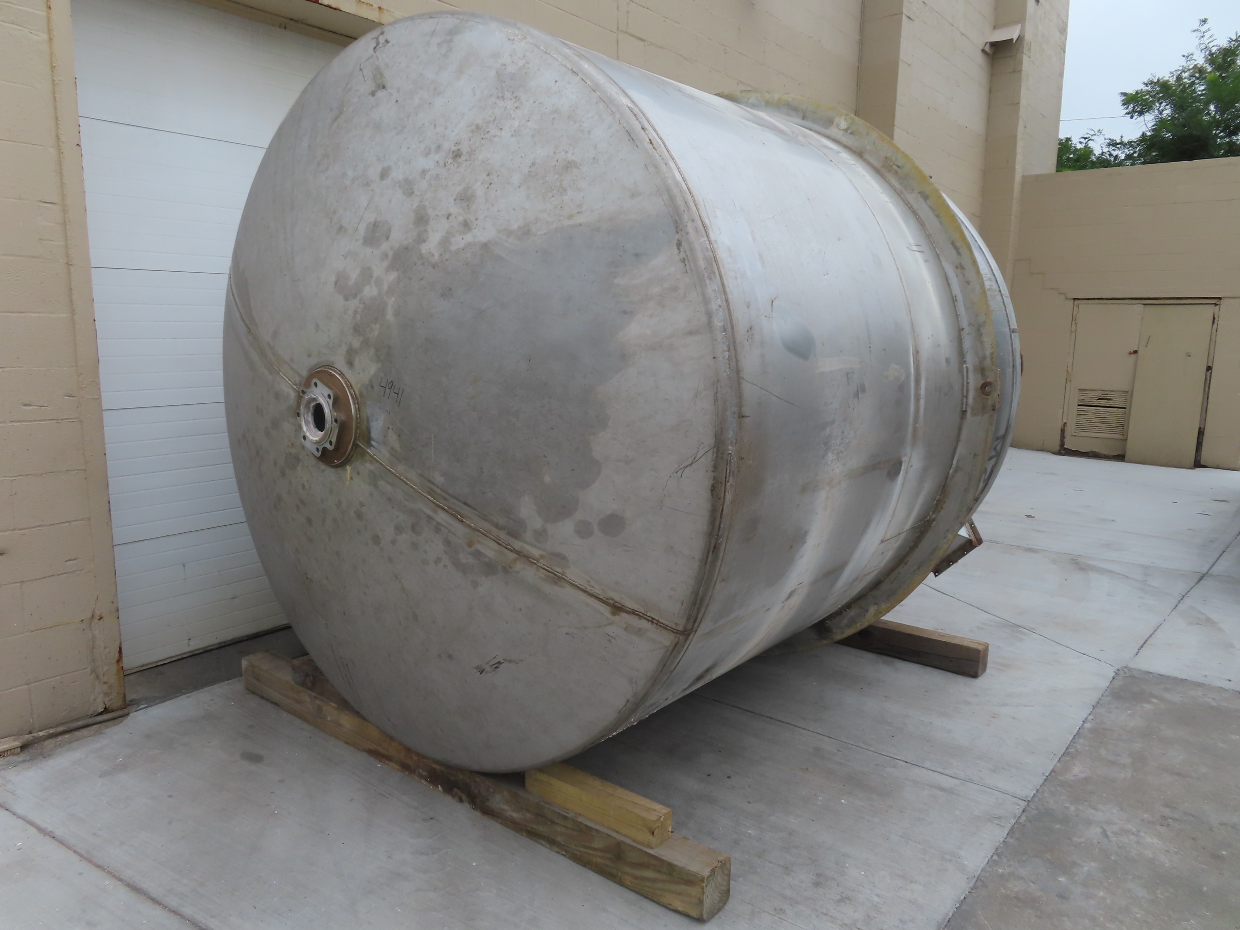 3000 gallon Stainless Steel Mix Tank with Dish Bottom