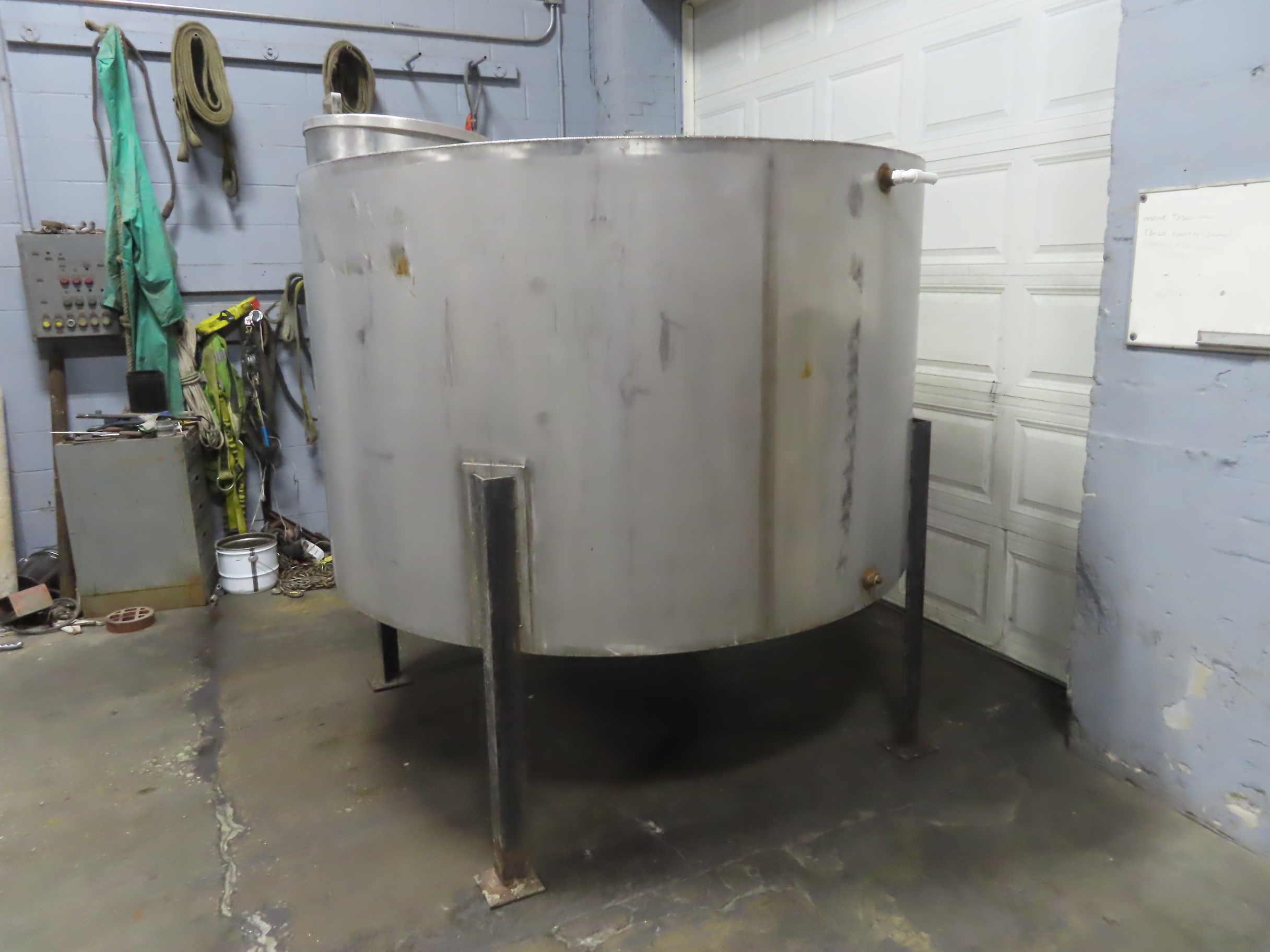 900 gallon Stainless Steel Vertical Tank with Cone Bottom