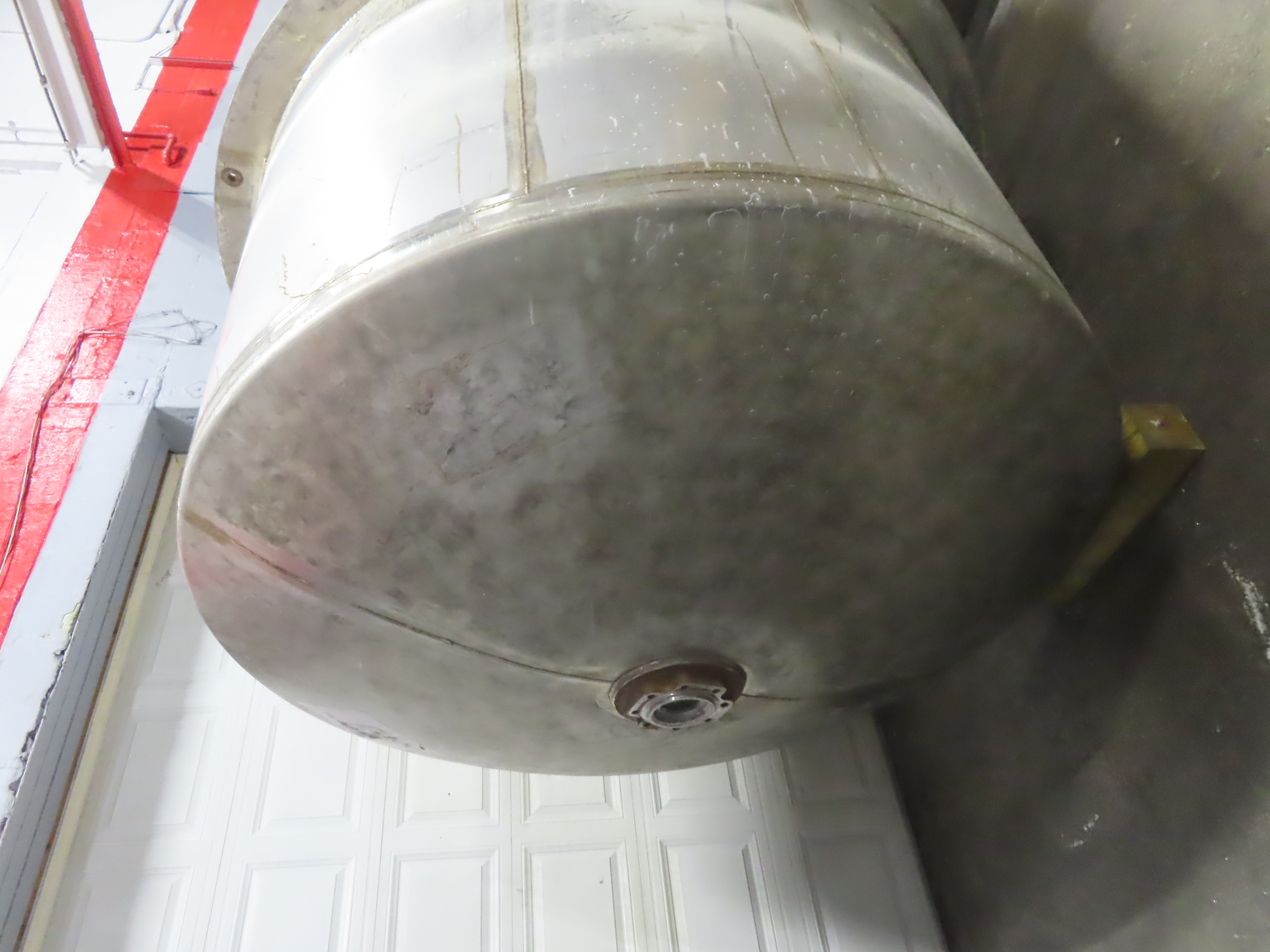 1,700 gallon Stainless Steel Mix Tank with Dish Bottom