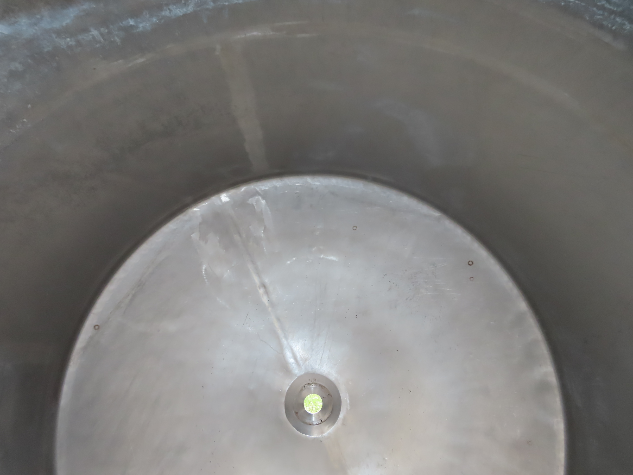 1,700 gallon Stainless Steel Mix Tank with Dish Bottom