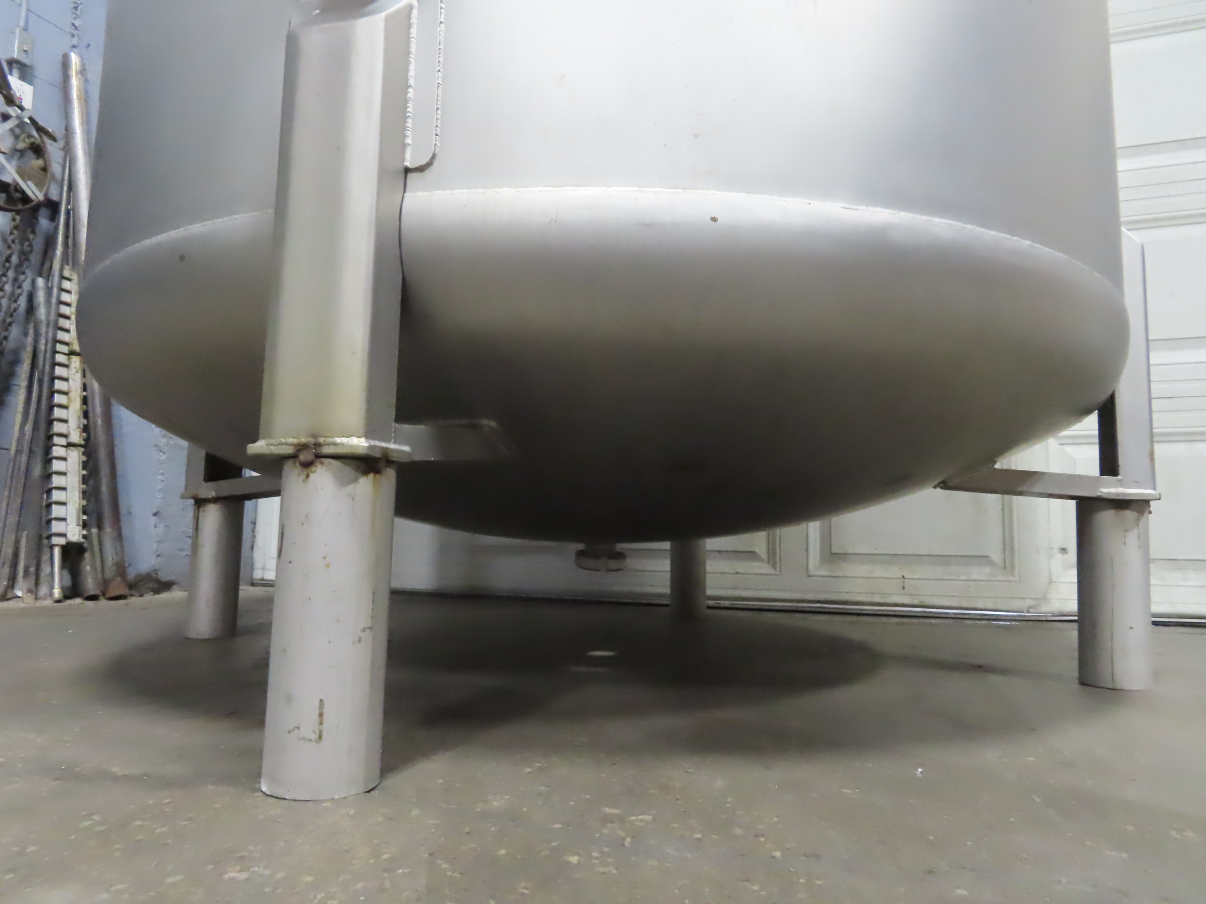 600 gallon 316 Stainless Steel Open Top Mix Tank with Dish Bottom