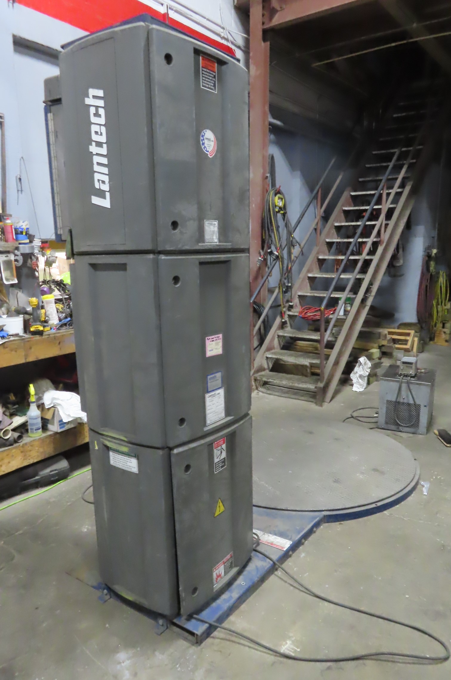 Lantech Stretchwrapper, Model Q300