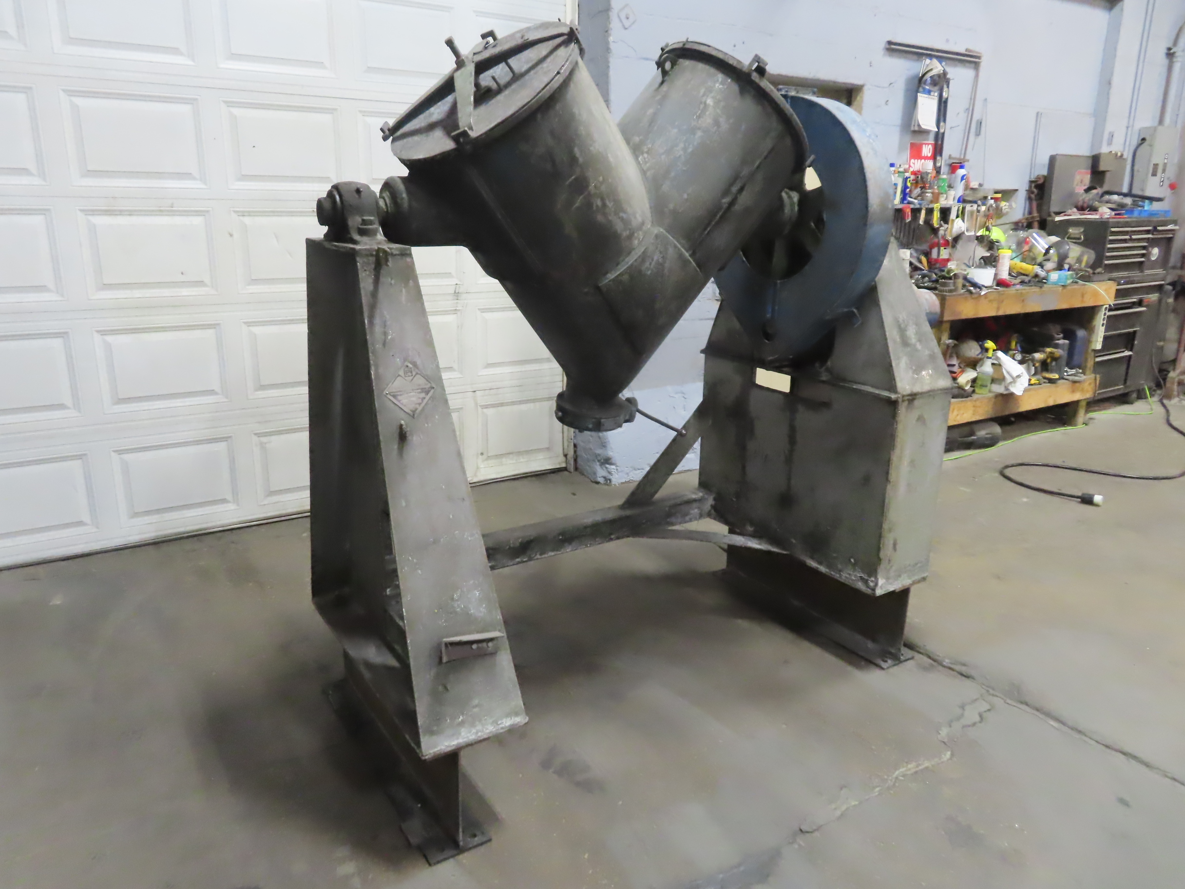 5 cu ft Patterson-Kelley Twin Shell Dry V Blender