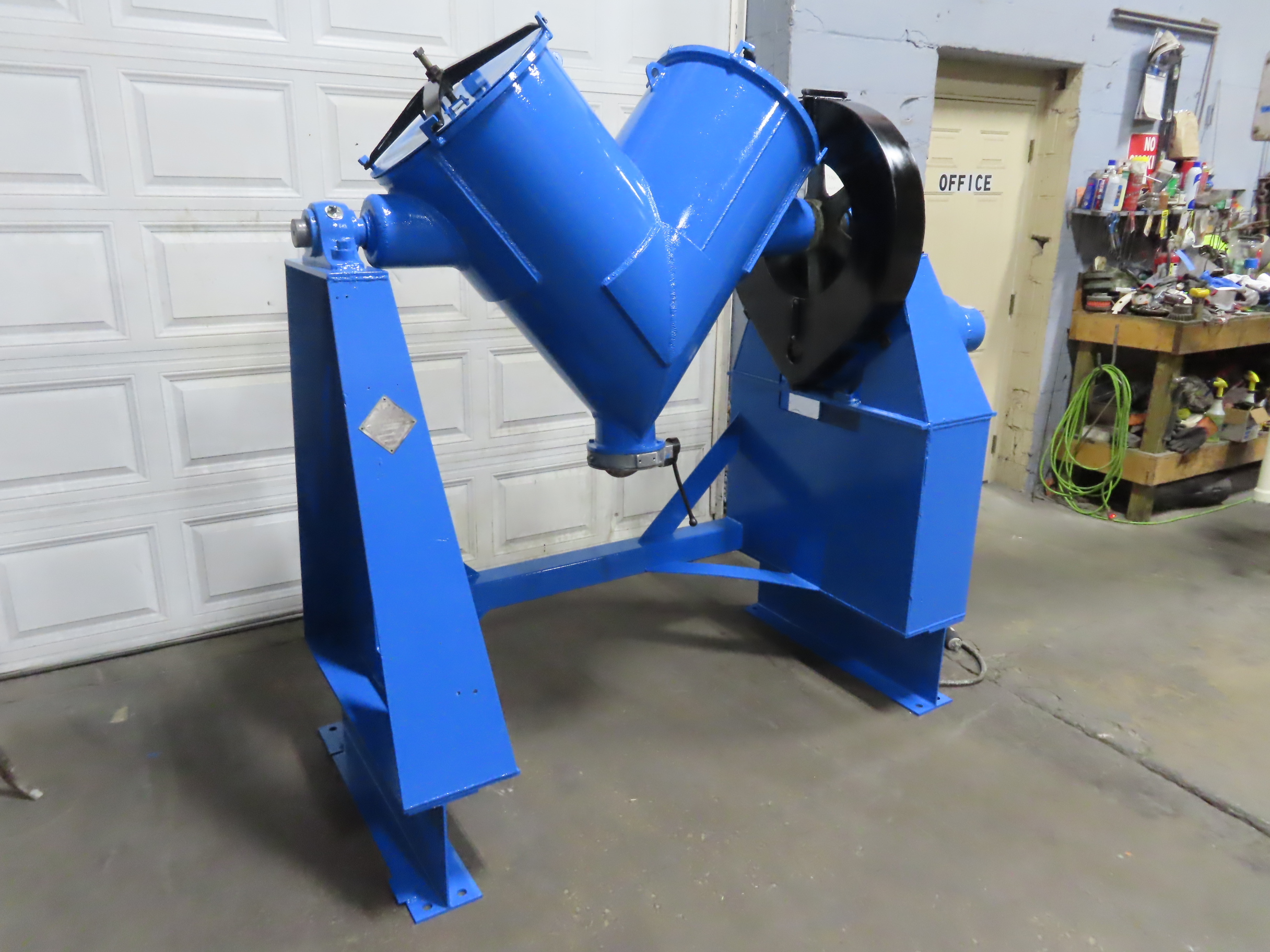 5 cu ft Patterson-Kelley Twin Shell Dry V Blender