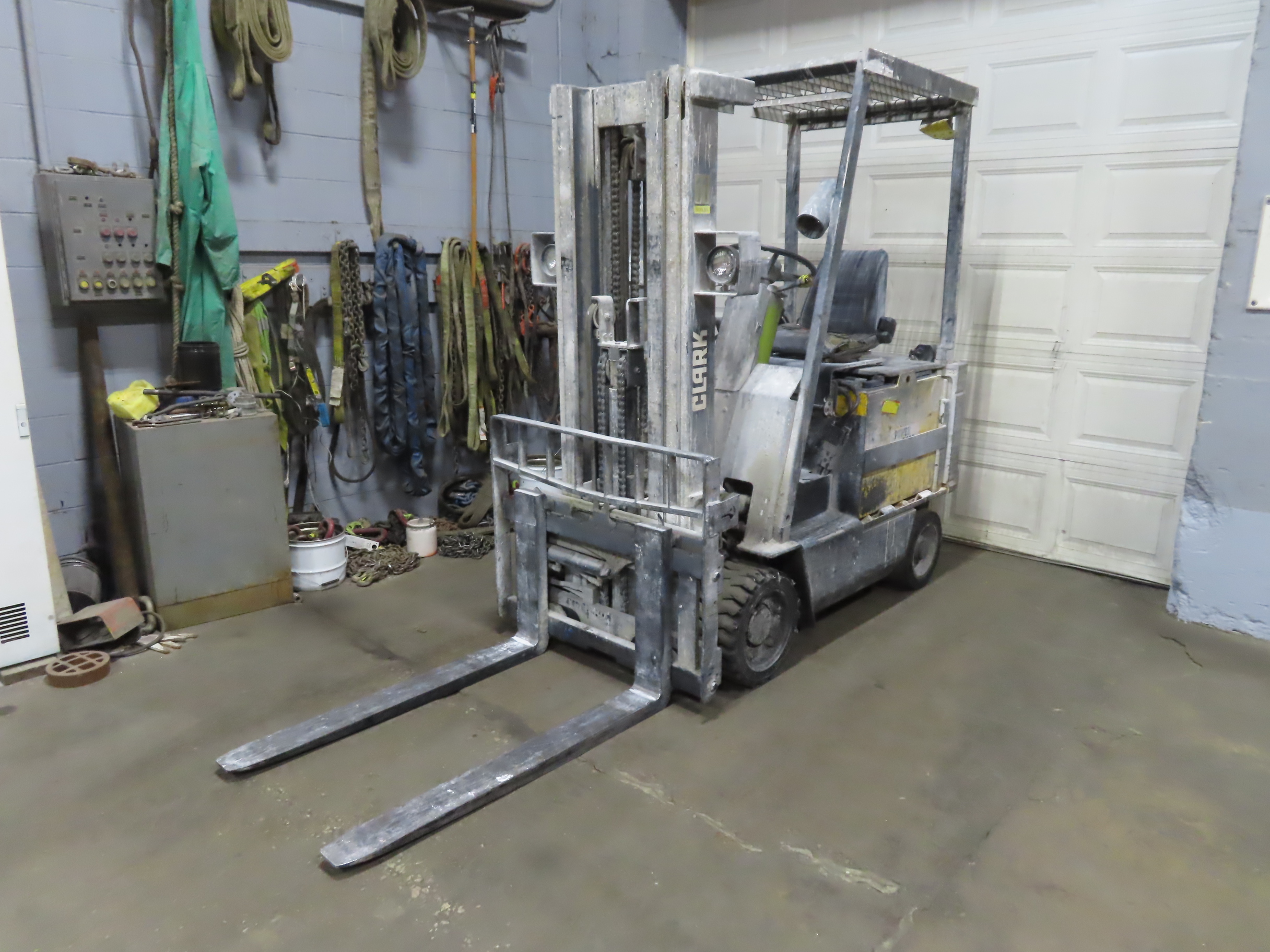 5,000 lb capacity Clark Electric Forklift Truck, 36V