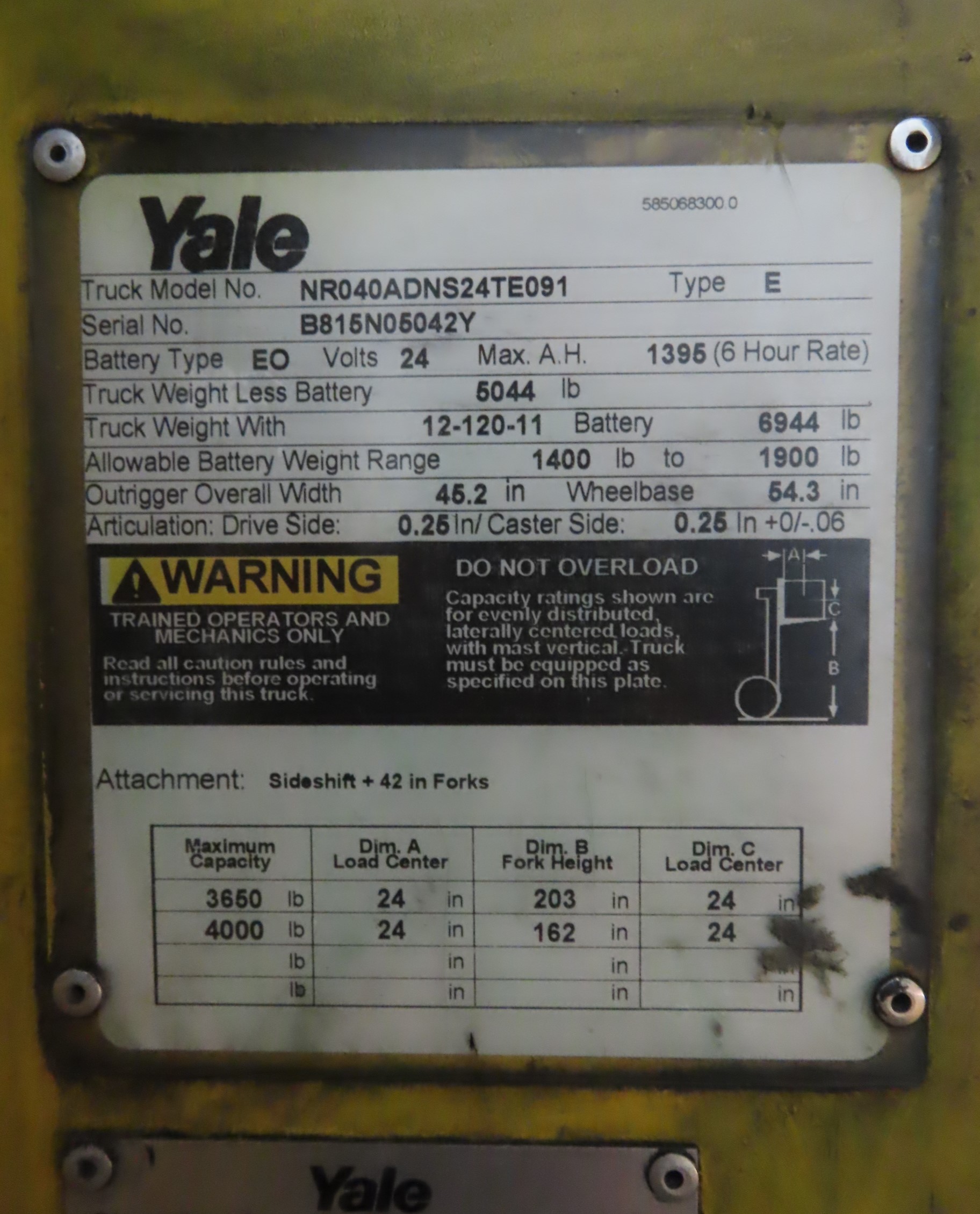 4,000 lb capacity 24V Electric Yale Stand Up Rider Forklift Aisle Reach ...