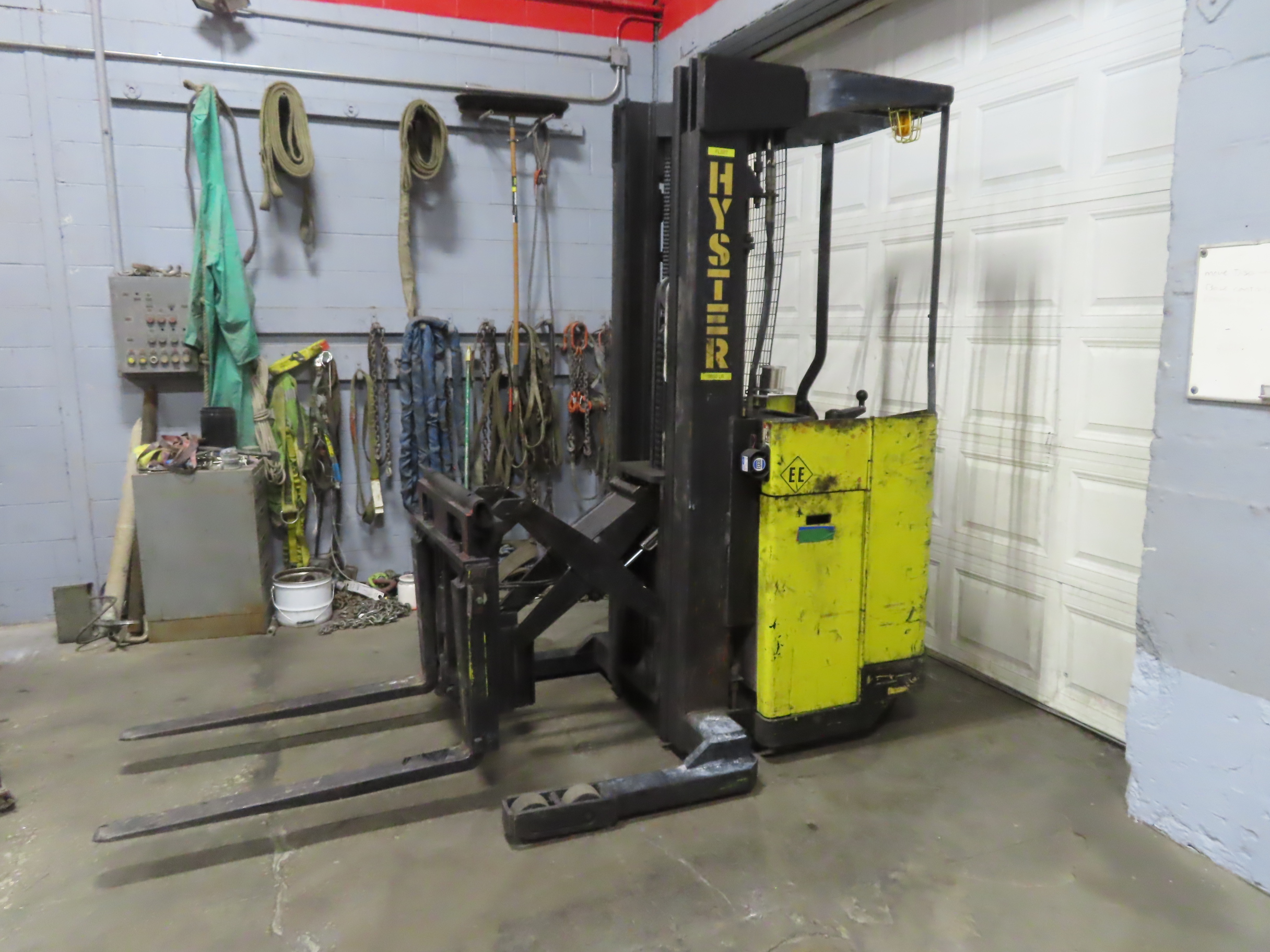 Hyster 24V Electric Stand Up Rider Reach Truck Forklift, 3,850 pound ...
