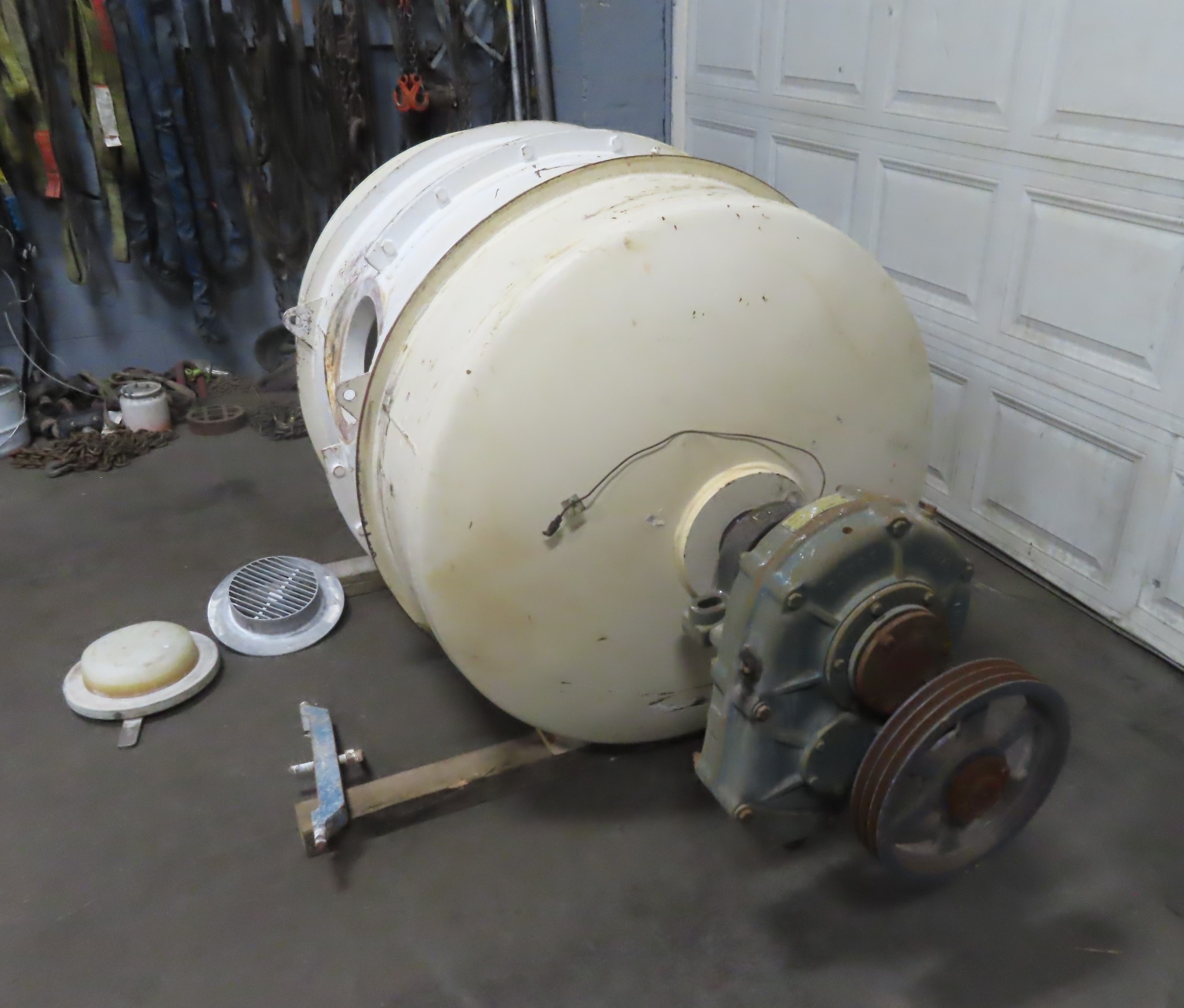 used US Stoneware Ceramic Pebble Mill, 210 gallon