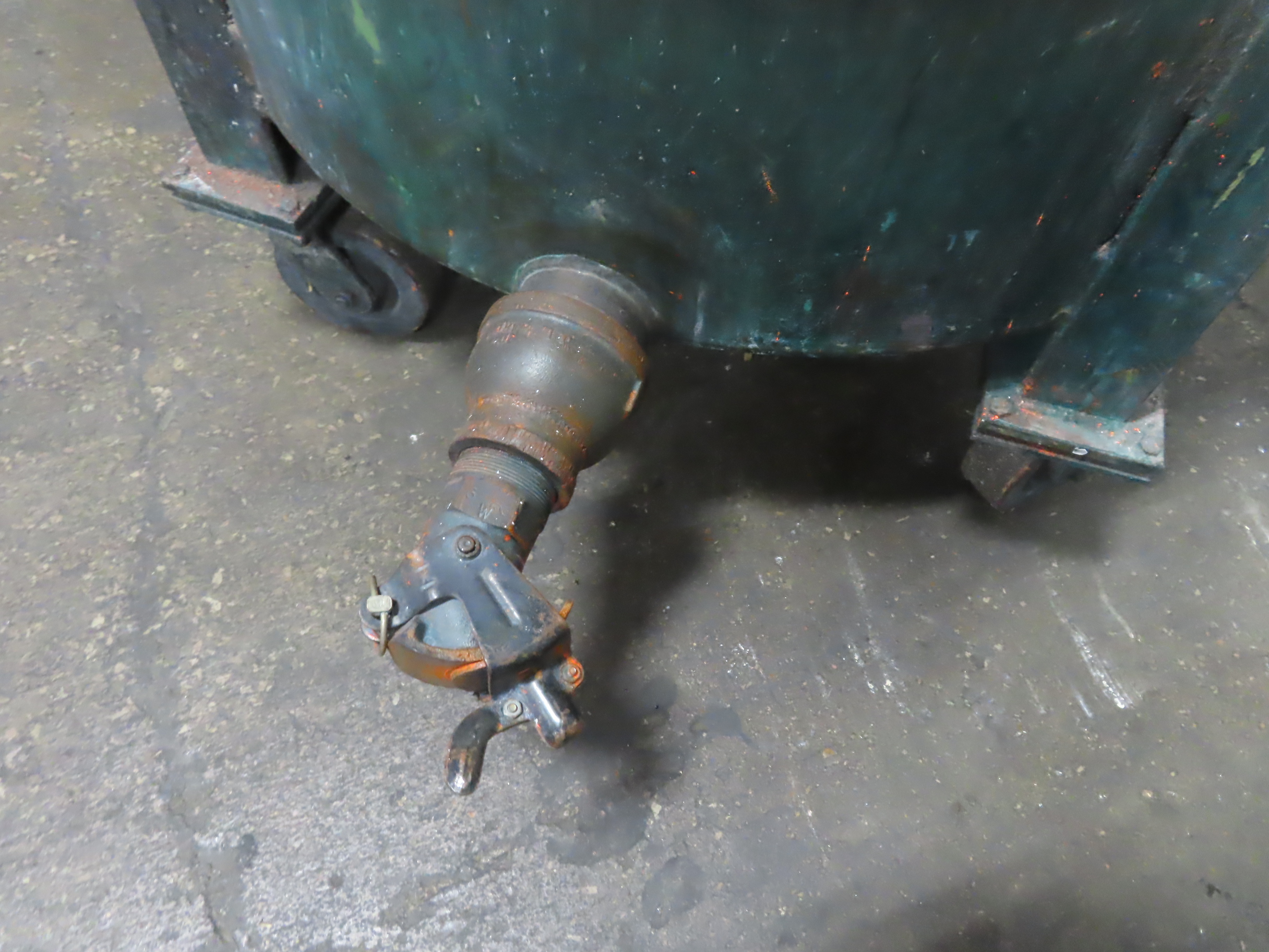 150 gallon Tank on Casters, Open Top