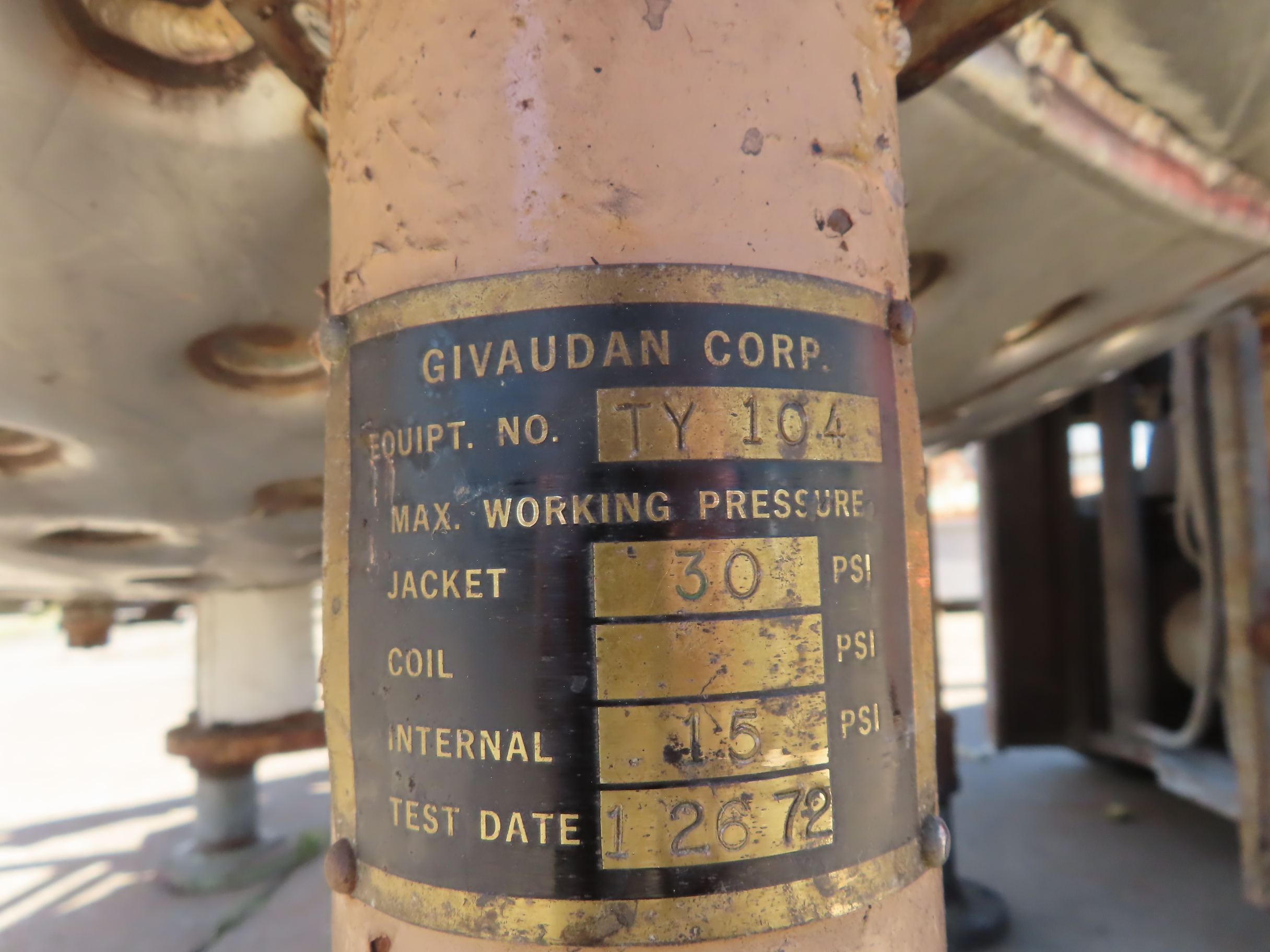 1500 gallon Stainless Steel, Jacketed, Dish Bottom and Top Tank