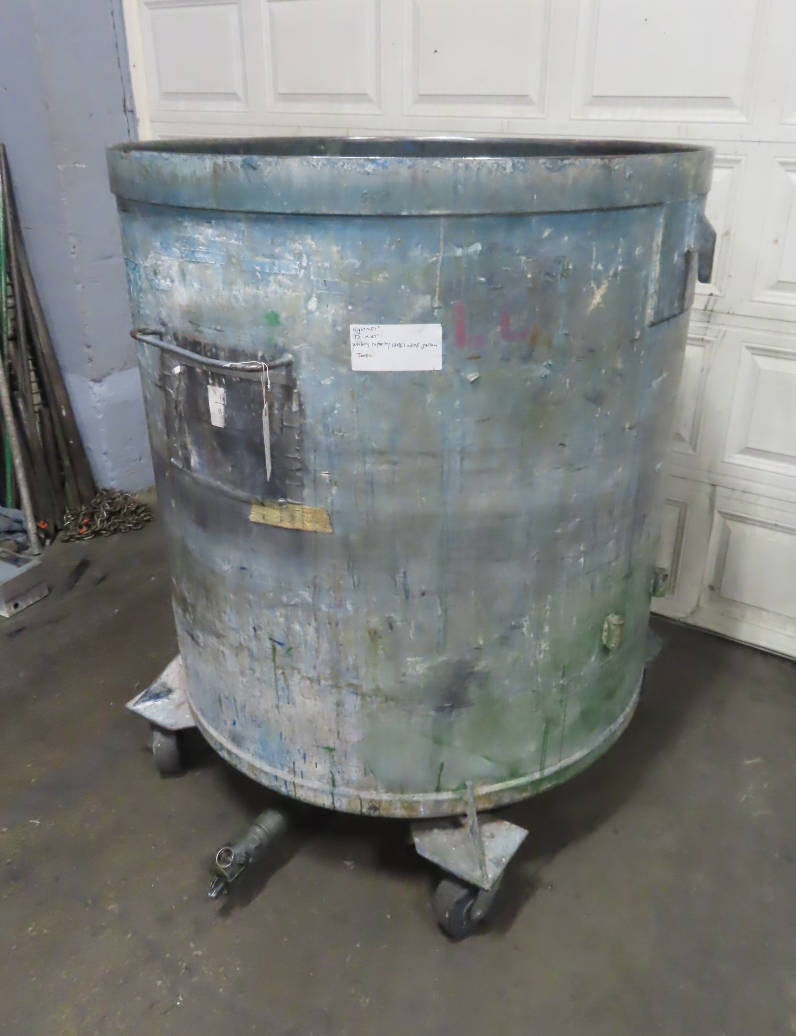 used 300 gallon Dish Bottom Mix Tank