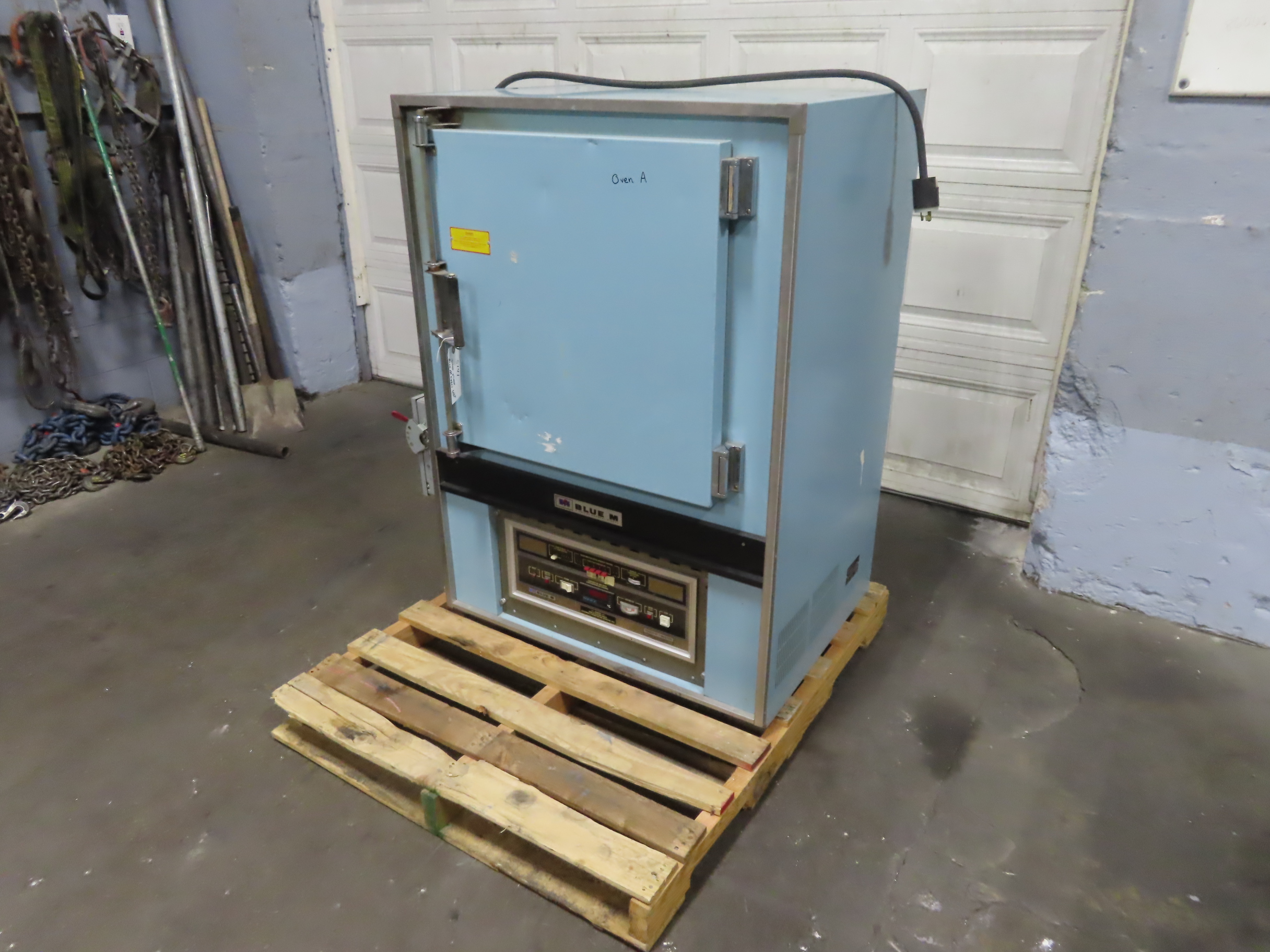 used Blue M oven, 650 F, single phase