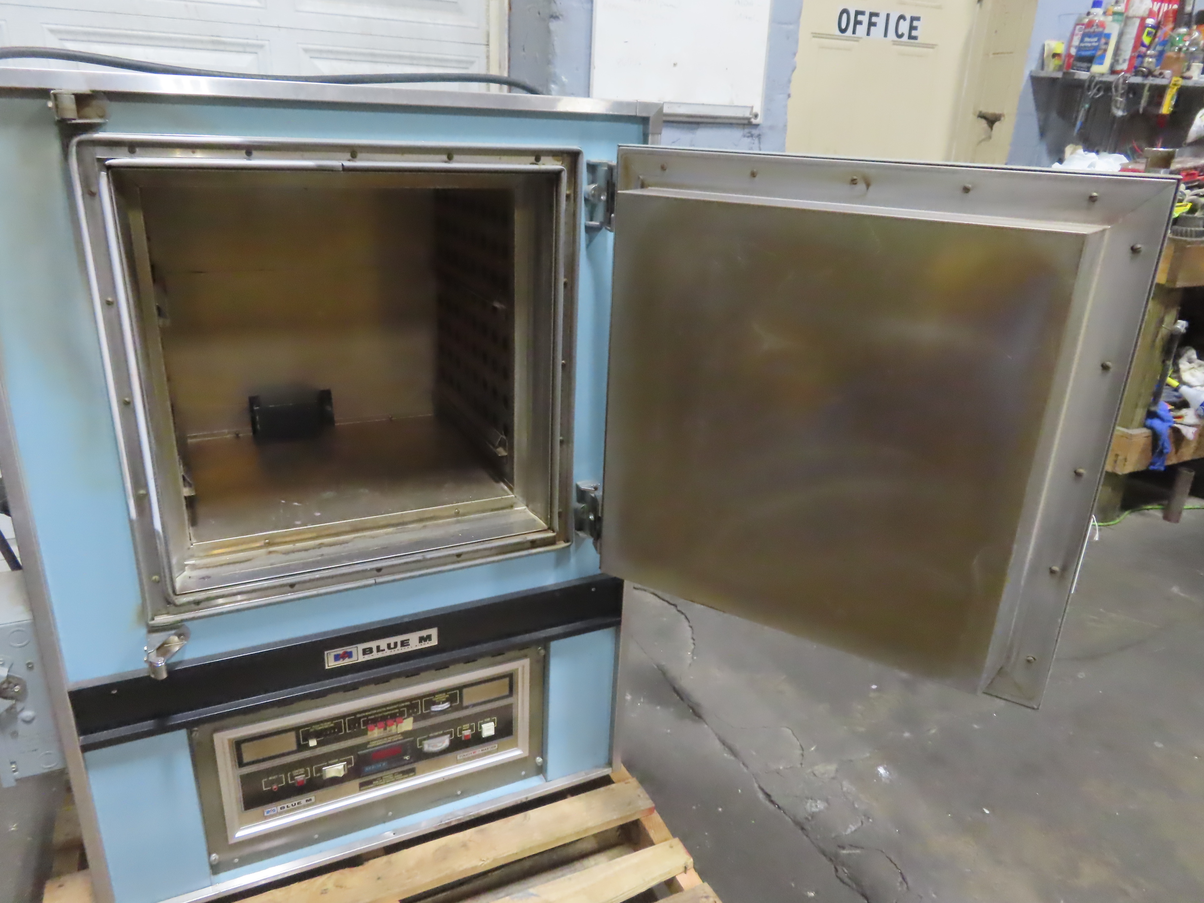 used Blue M oven, 650 F, single phase