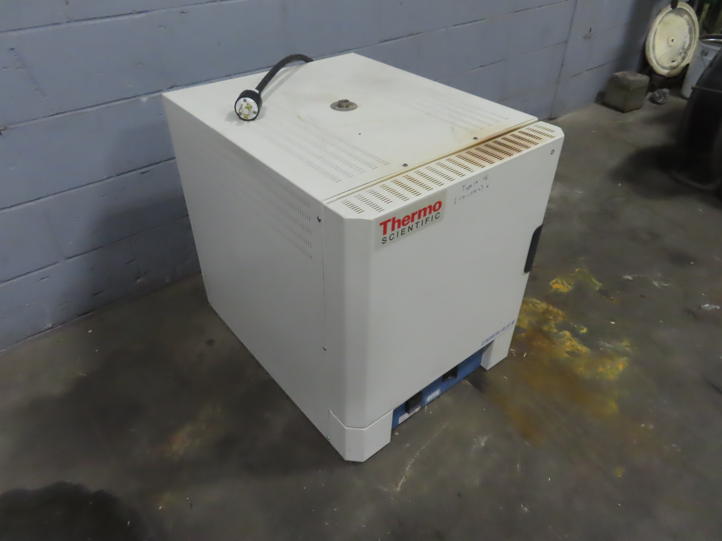 Lindberg / Blue M Lab Furnace, 1100 C