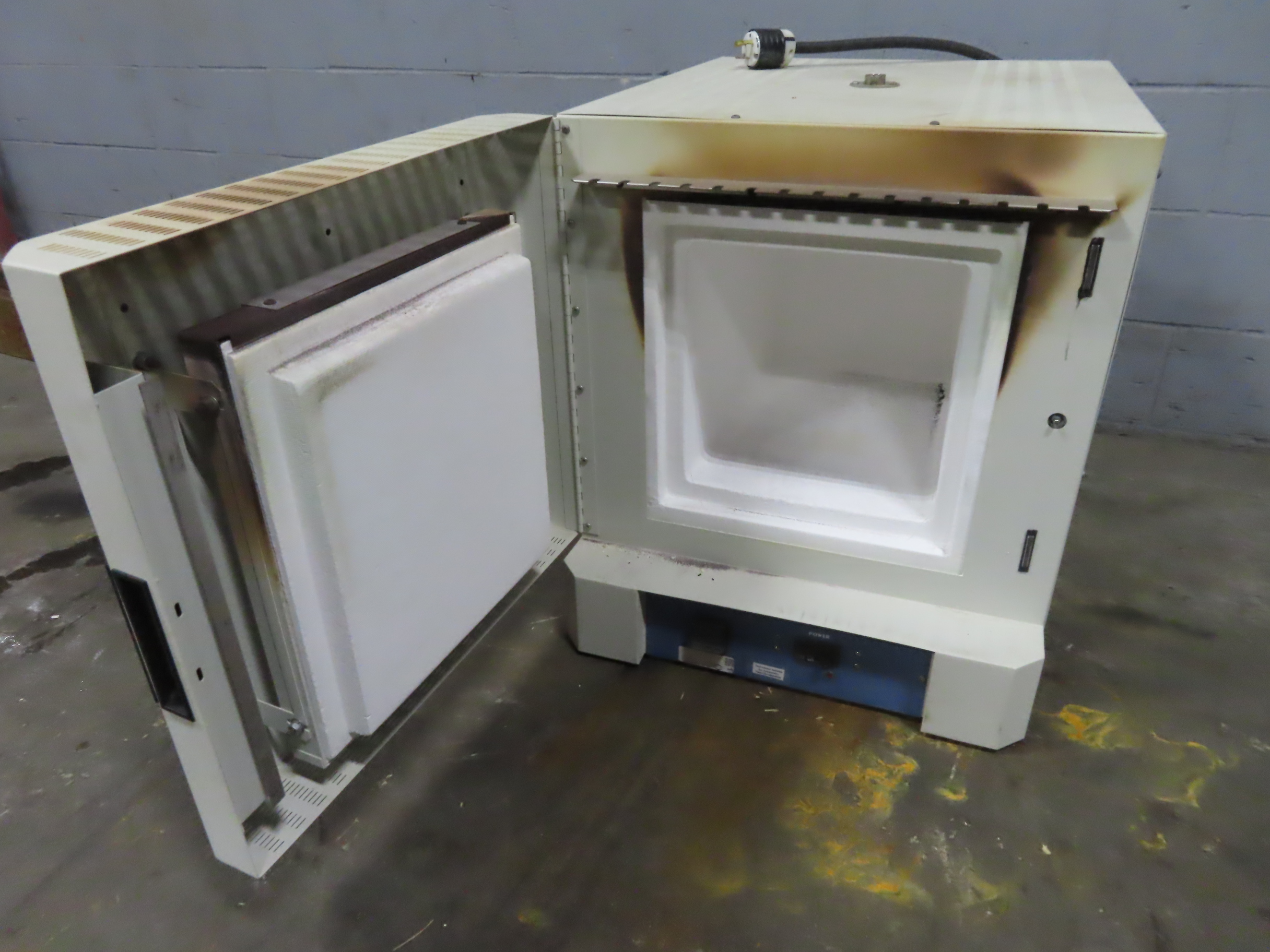 Lindberg / Blue M Lab Furnace, 1100 C