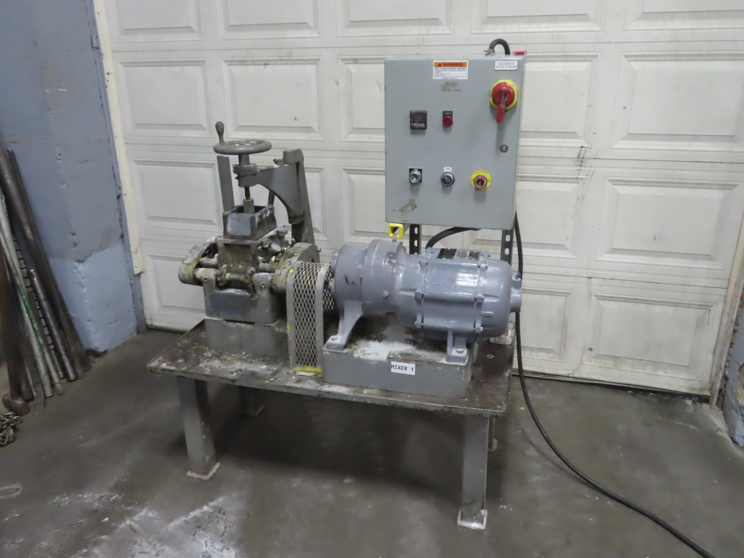 Baker Perkins Double Arm Spiral Balde Lab Mixer with stuffer